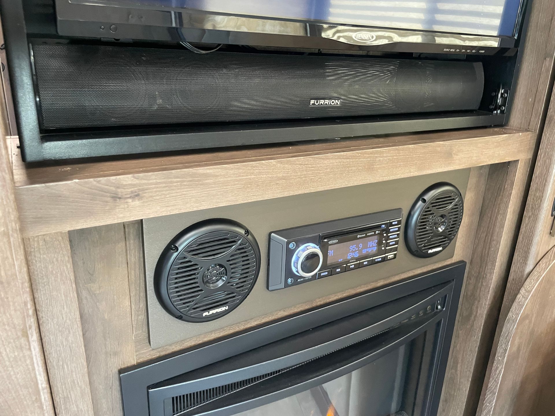2019 COACHMEN FREELANDER 24FS