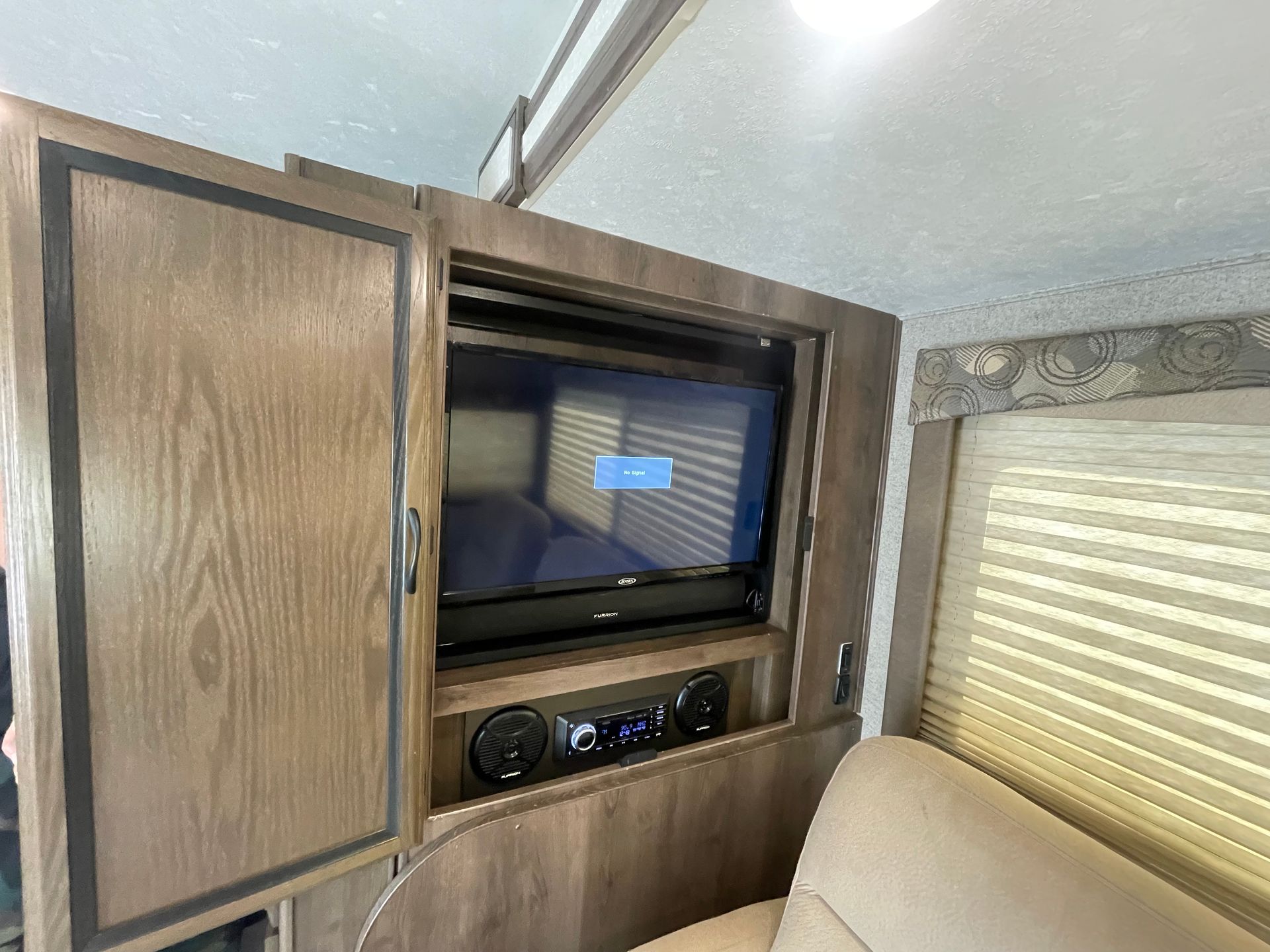 2019 COACHMEN FREELANDER 24FS