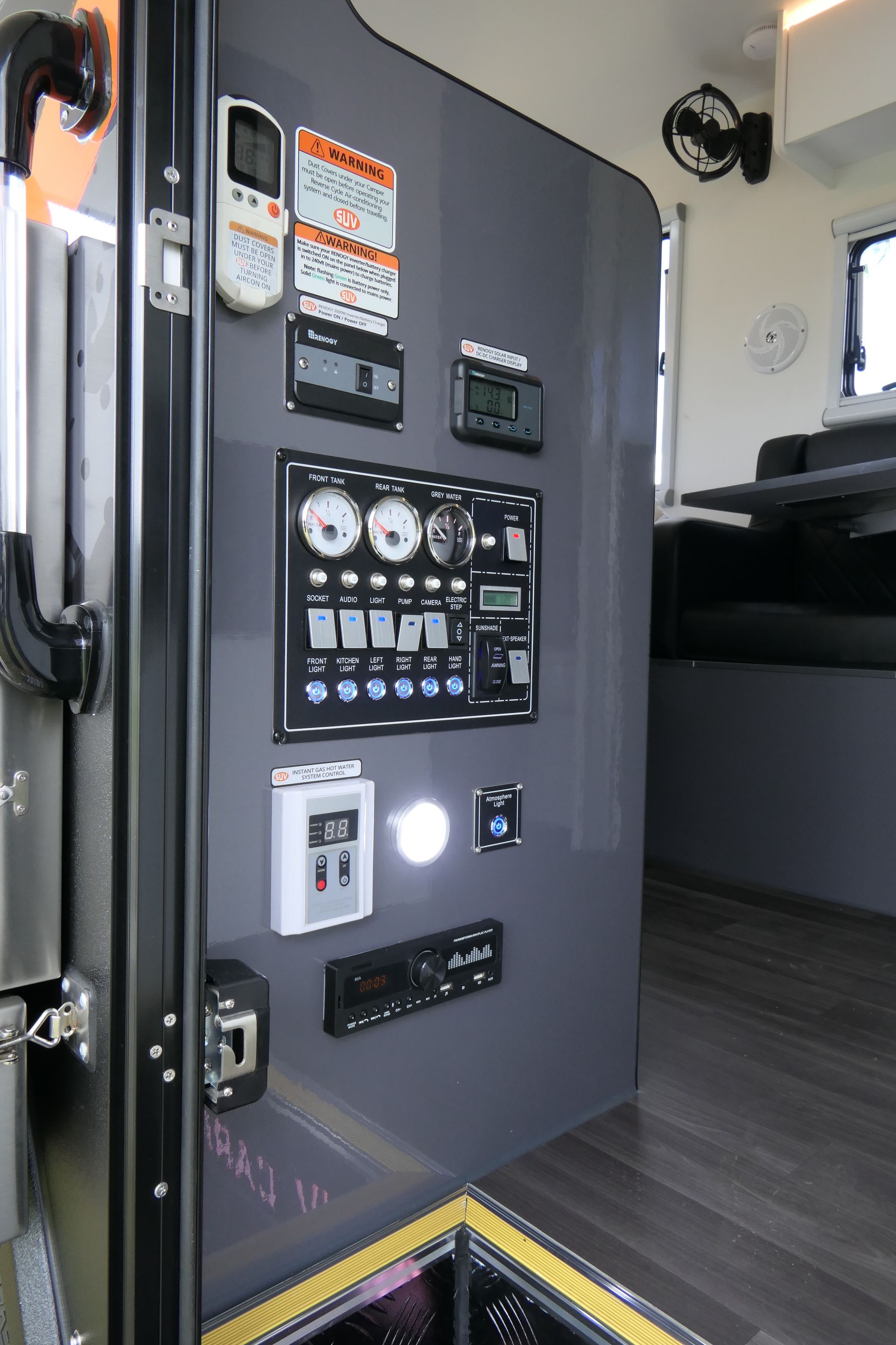 SUV Island 14 Caravan