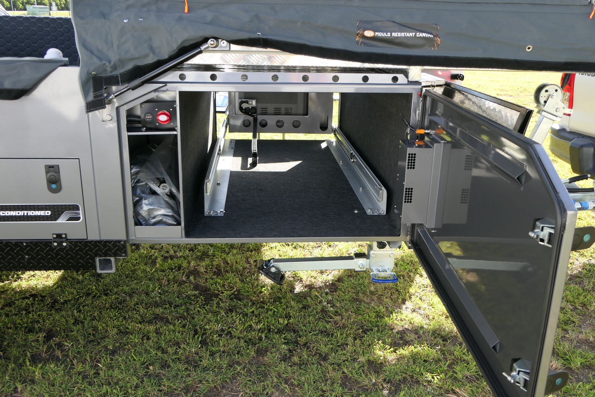 SUV Teletrack Series 4 Camper