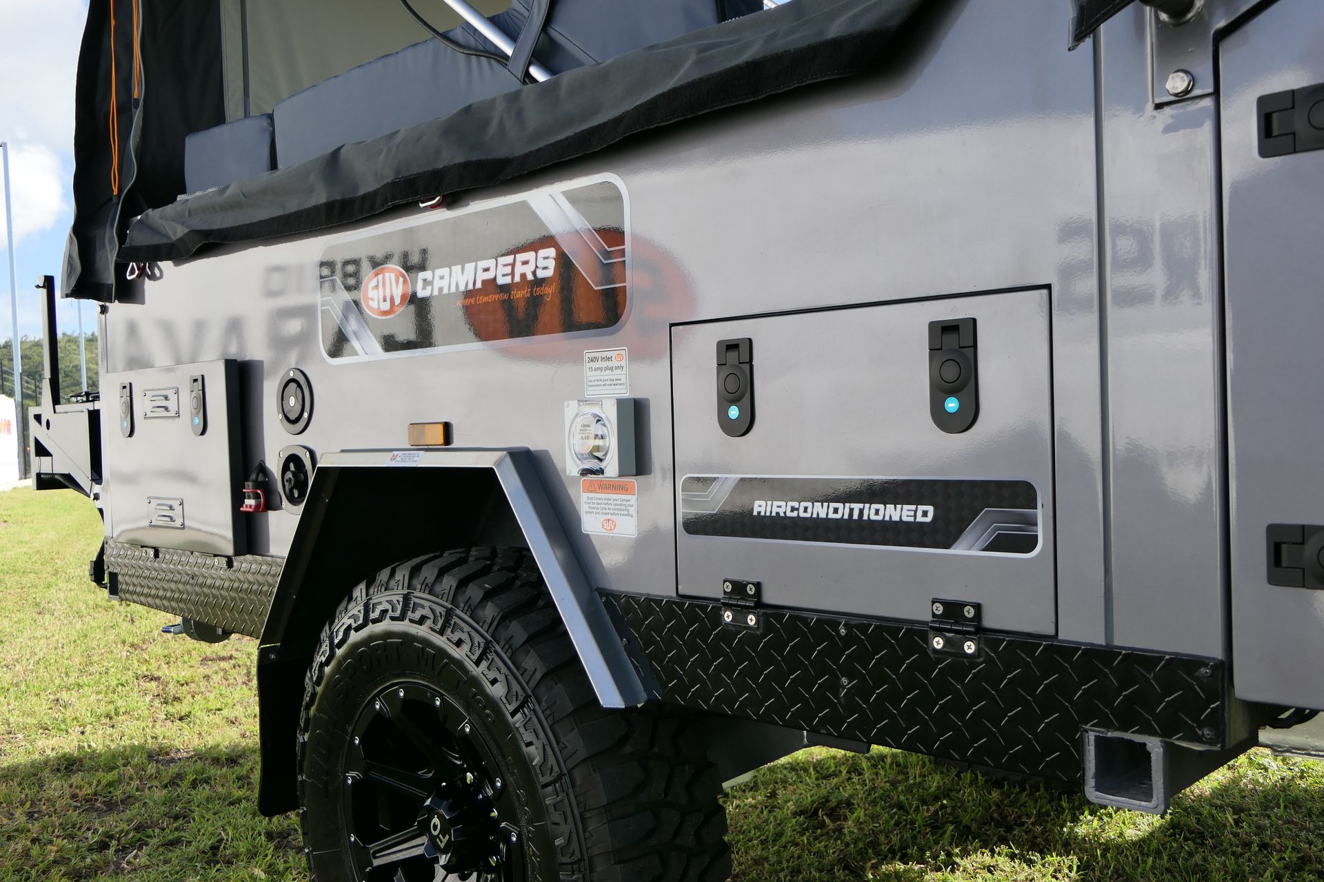 SUV Teletrack Series 4 Camper