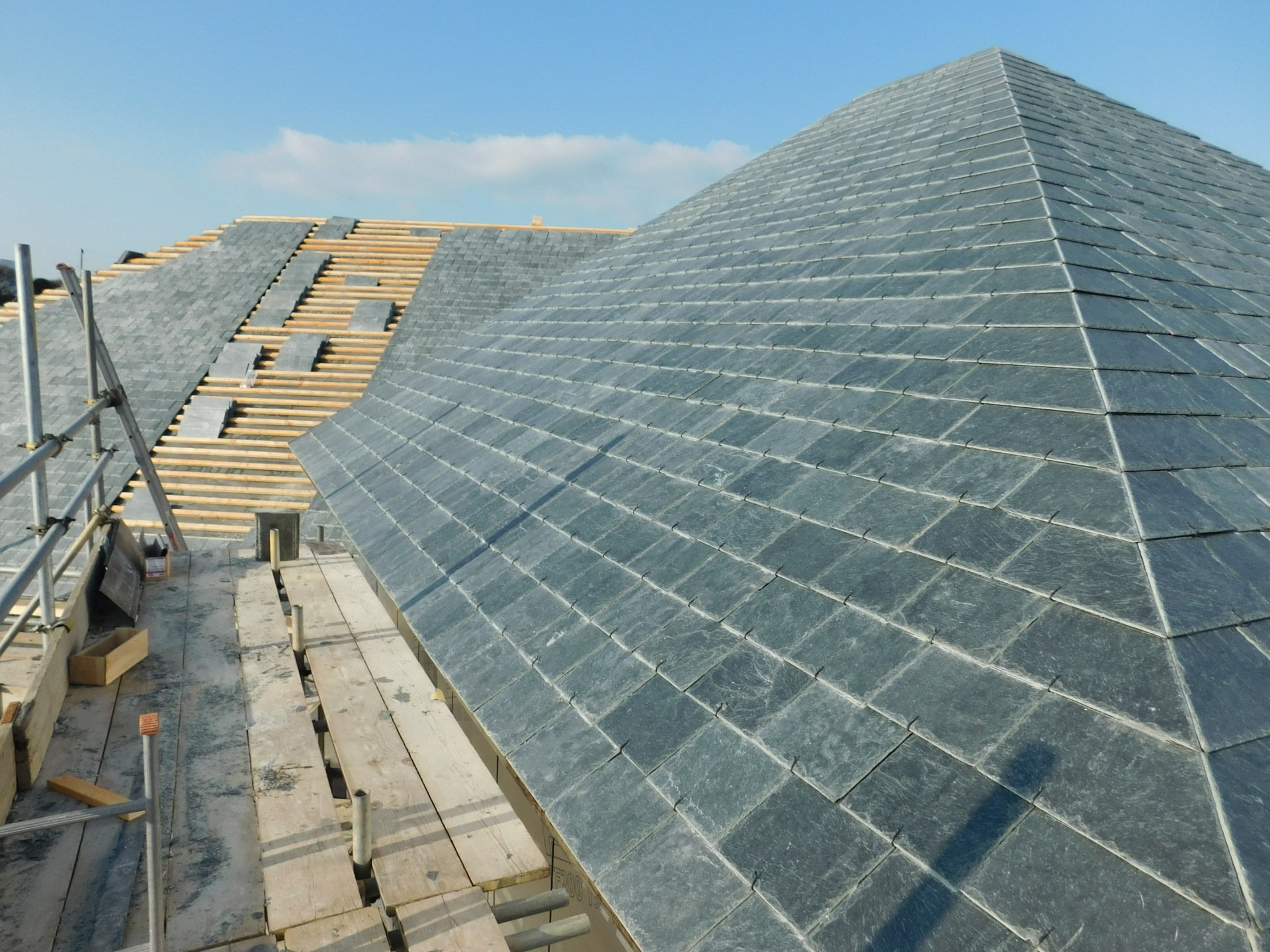 Roof replacement experts at M.A.R Roofing Services