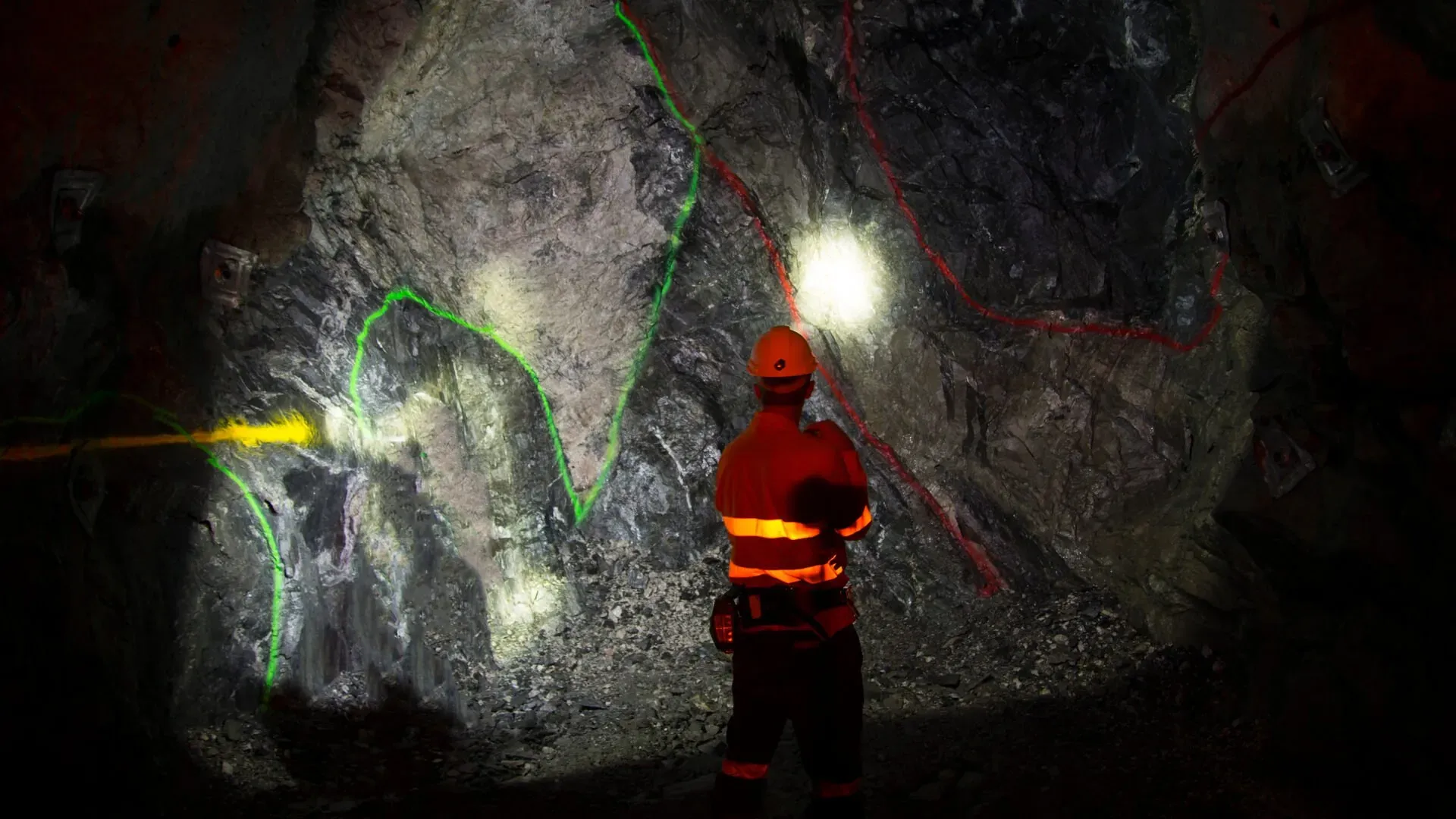 New technologies in underground mining: promises vs reality