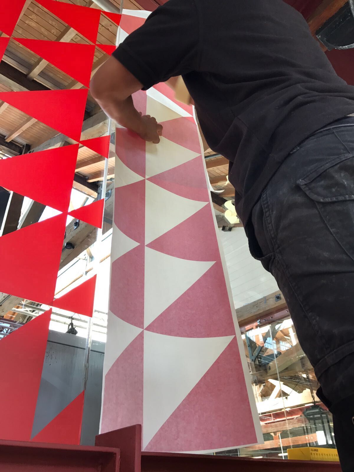 IGI Fitting Crew Sign Fitters & Graphic Installers Herts Essex Global