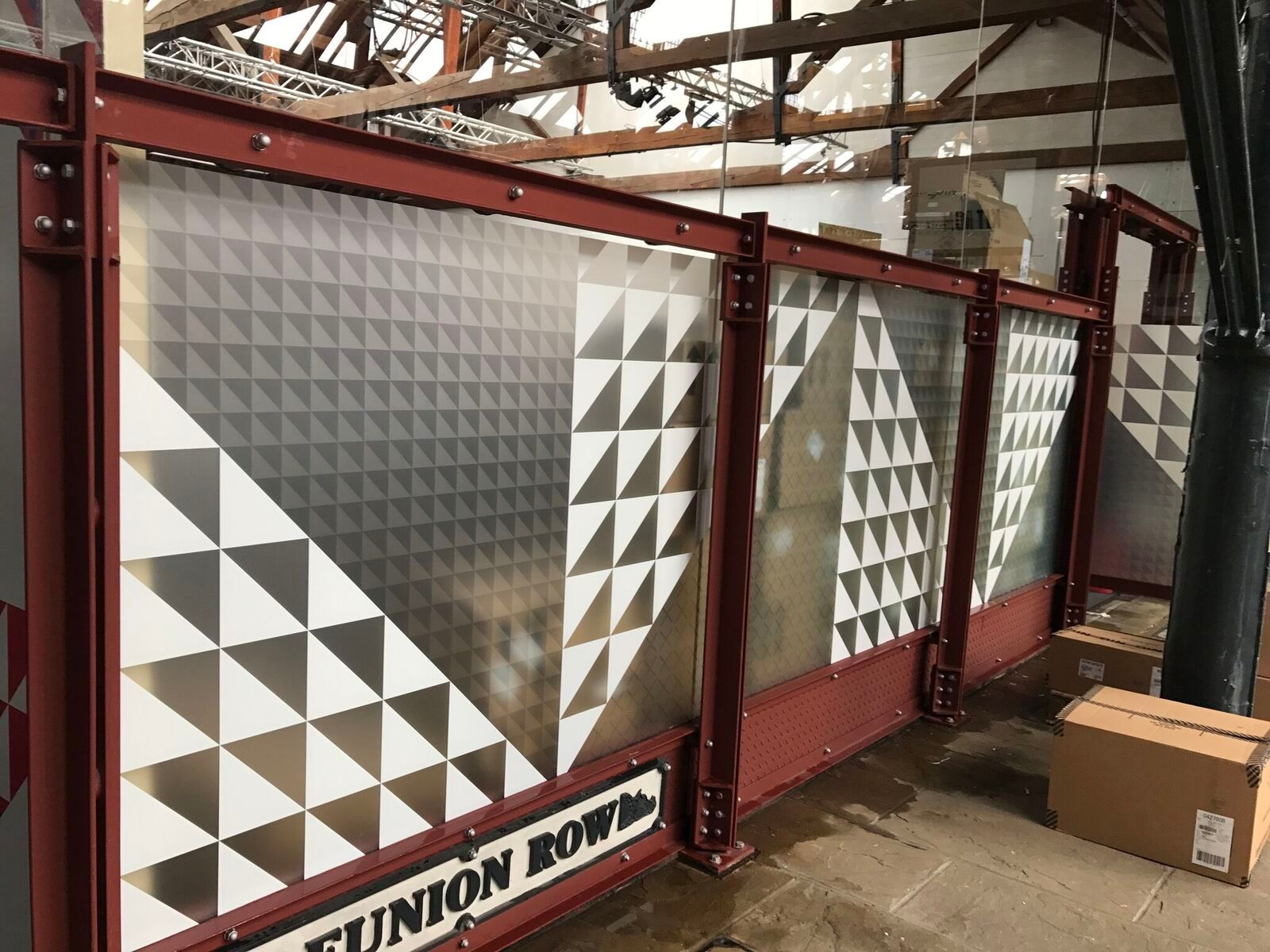 IGI Fitting Crew Sign Fitters & Graphic Installers Herts Essex Global