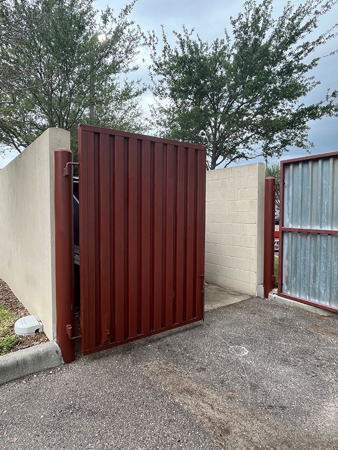 Metal Dumpster Enclosure Gates for commercial spaces