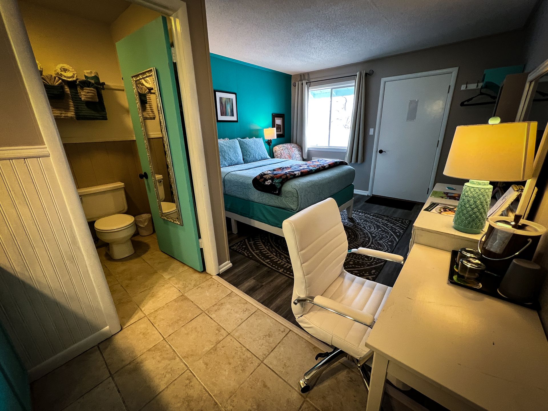 Sherwood Court Cottages & Guest Rooms