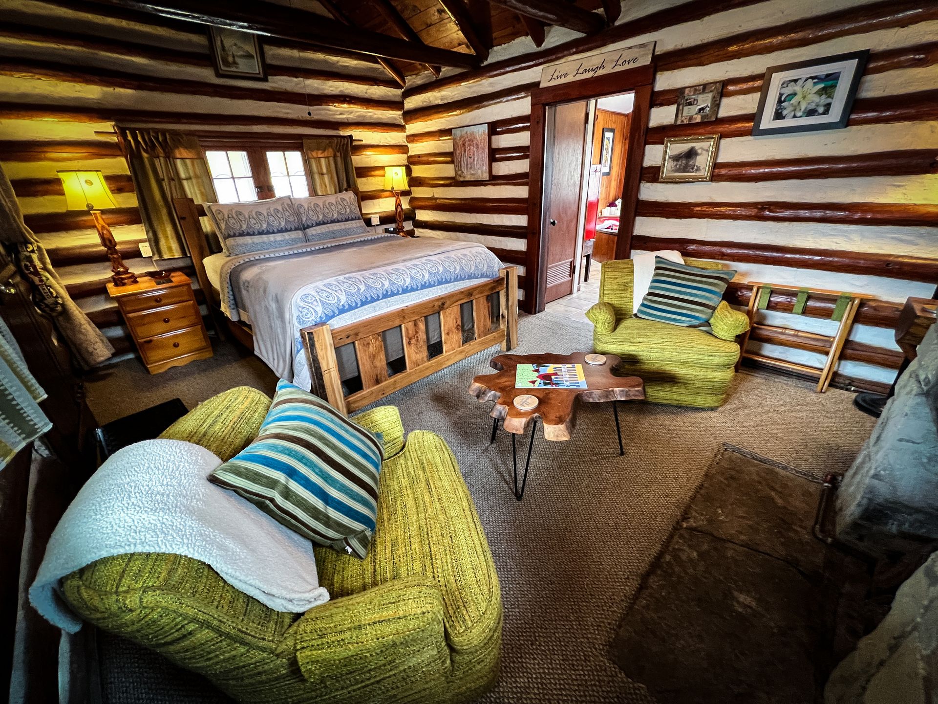 Sherwood Court Cottages & Guest Rooms