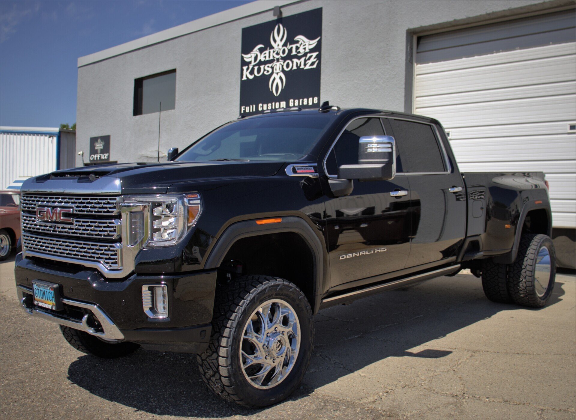 Dually | Dakota Kustomz Full Custom Garage