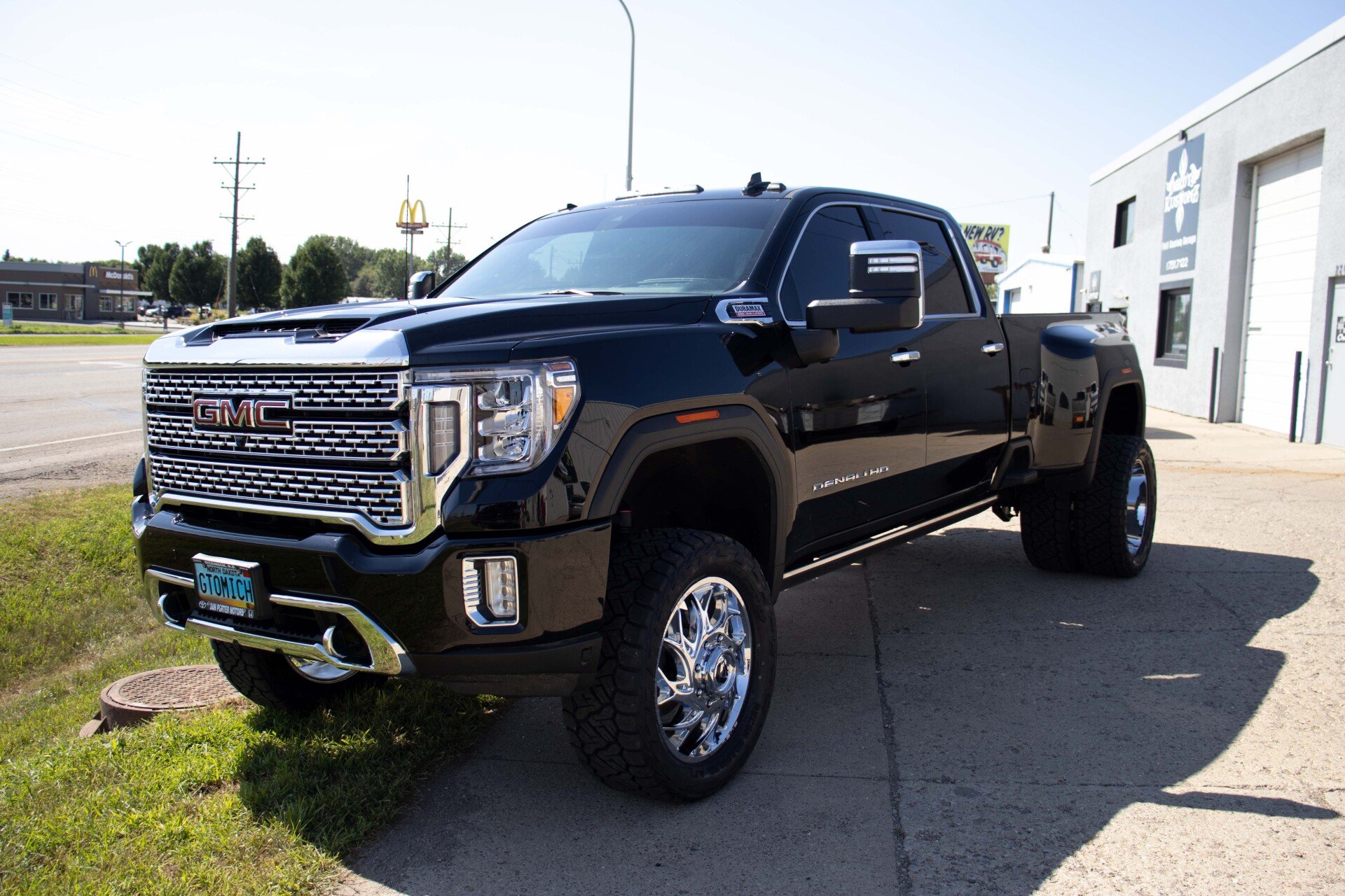 Dually | Dakota Kustomz Full Custom Garage