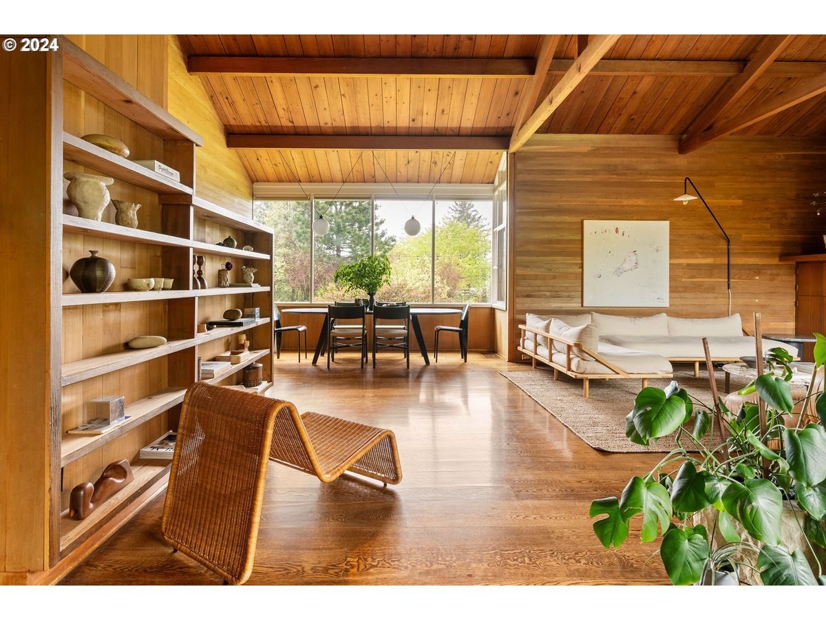 The Joss House: Eloquent Simplicity on a Portland Hillside