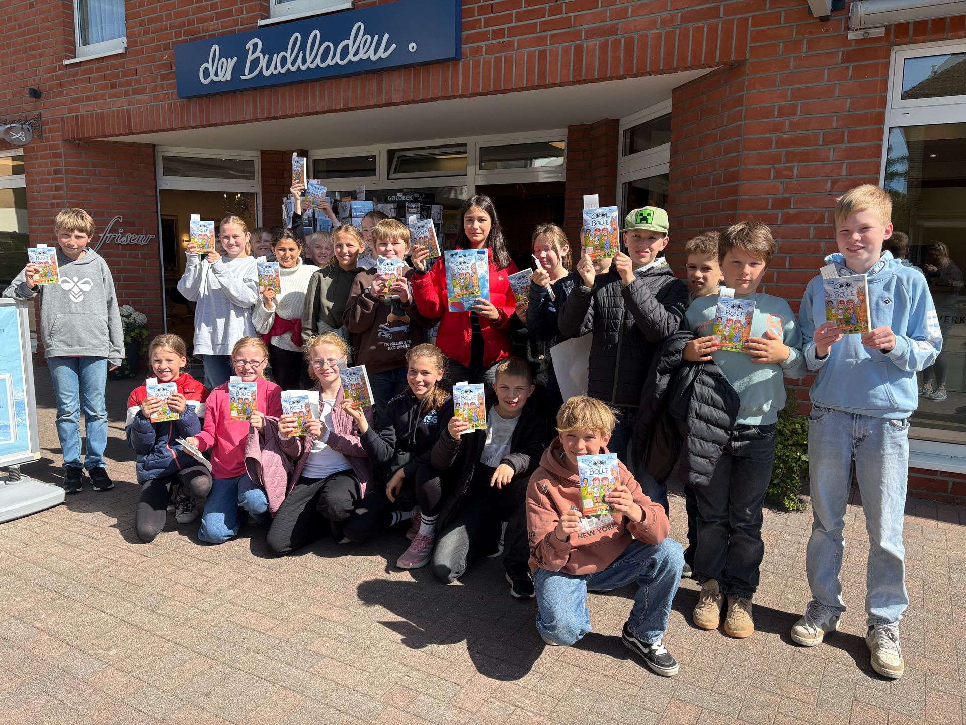 Spannender Besuch der Klasse 5b im Buchladen Trittau