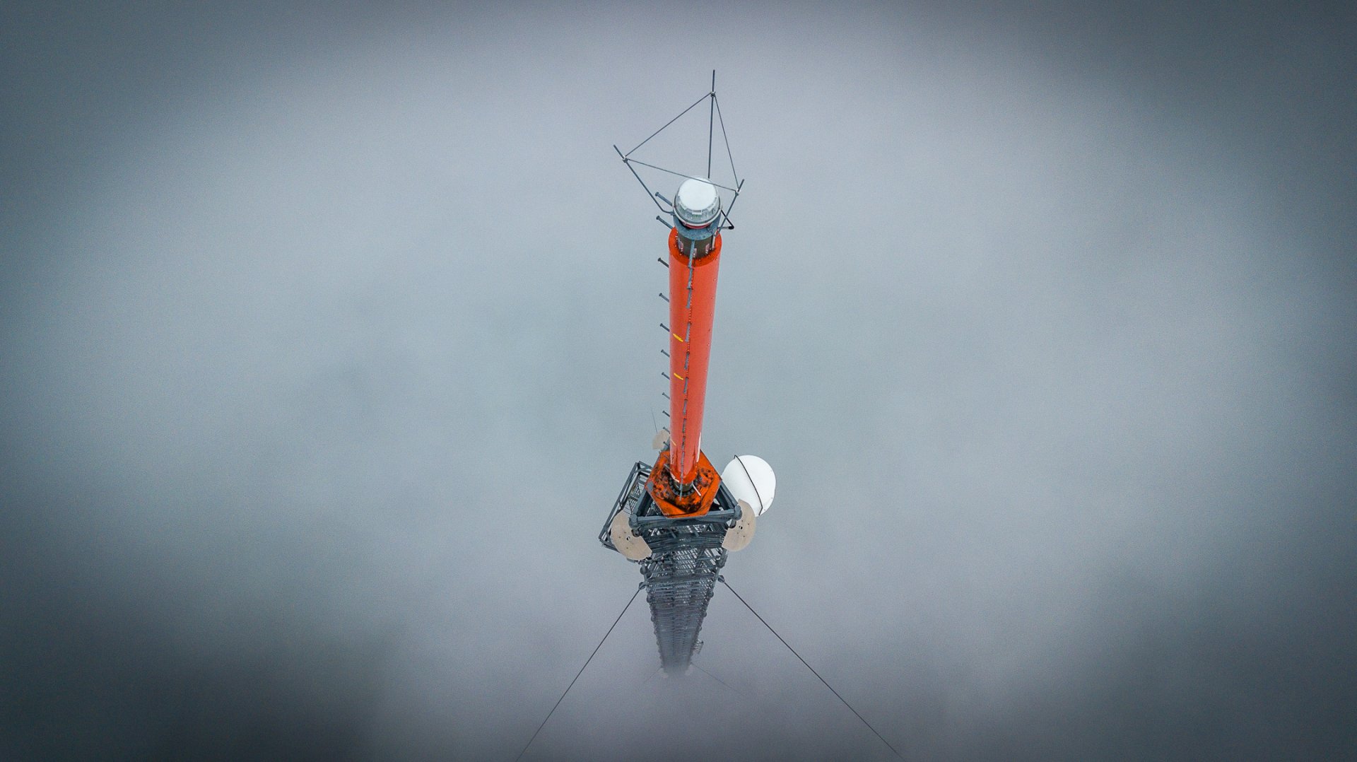 Obstruction Lighting Standards | Drake Lighting