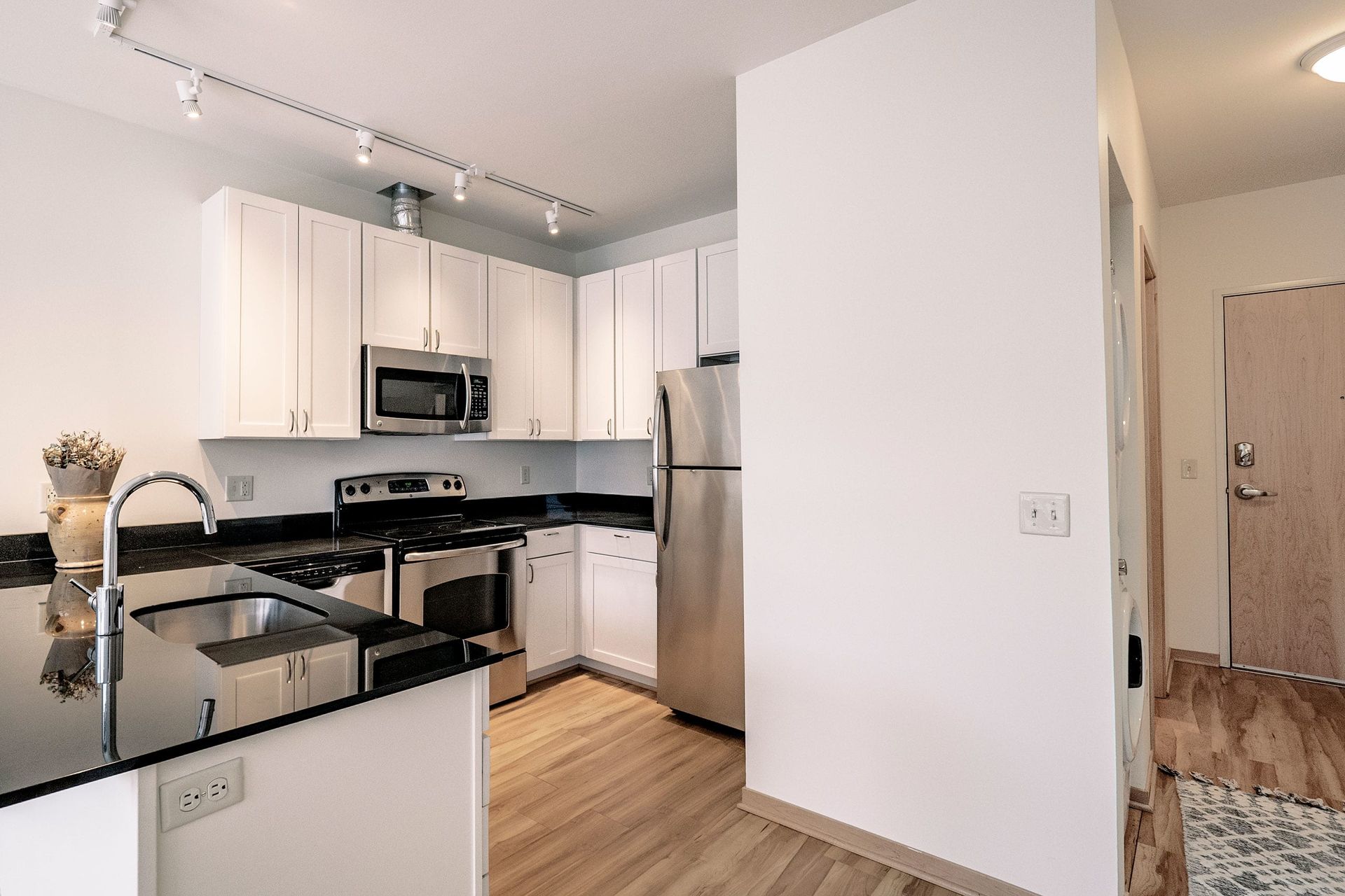 7 West Apartments | Apartments in Minneapolis | Weidner