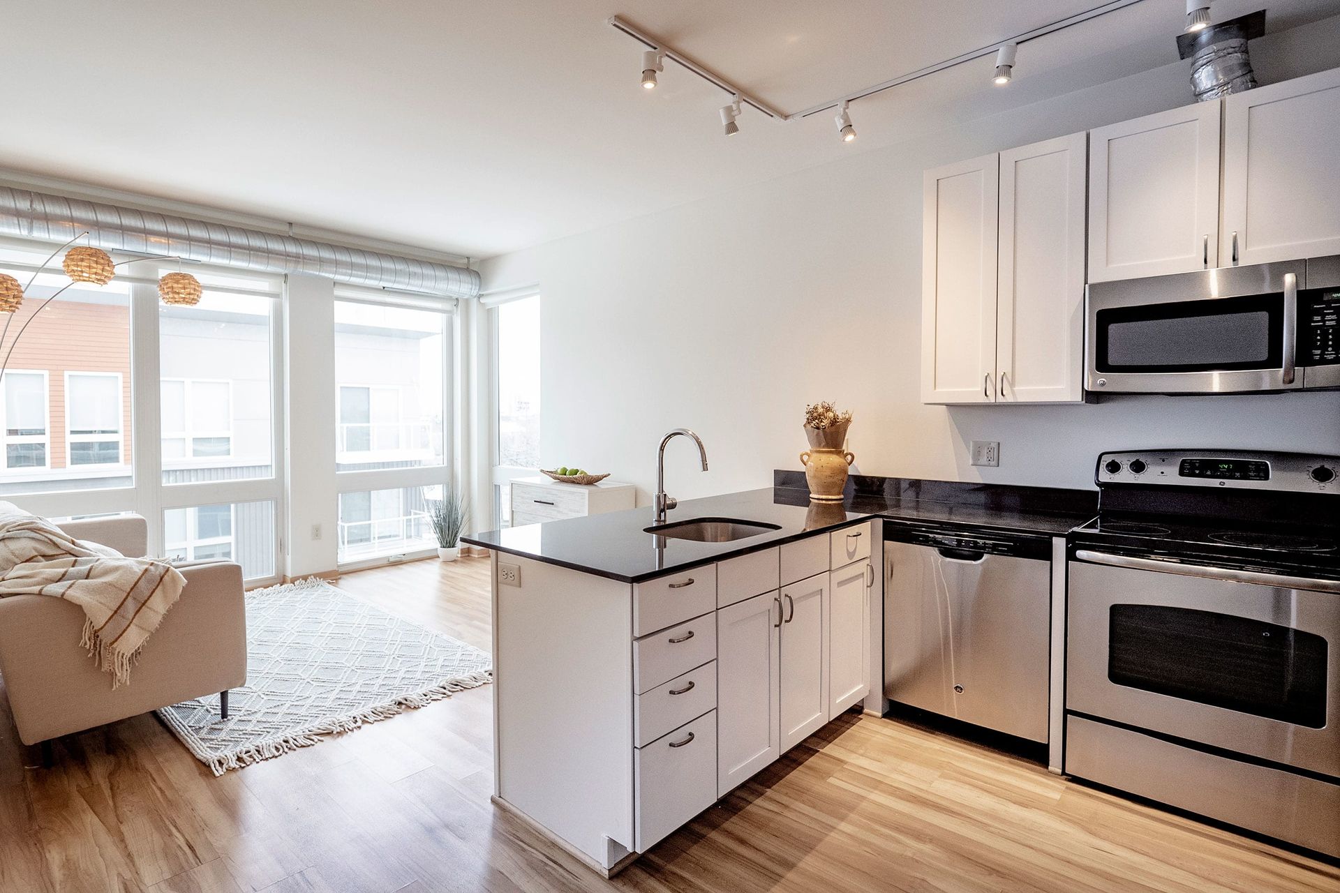 7 West Apartments | Apartments in Minneapolis | Weidner