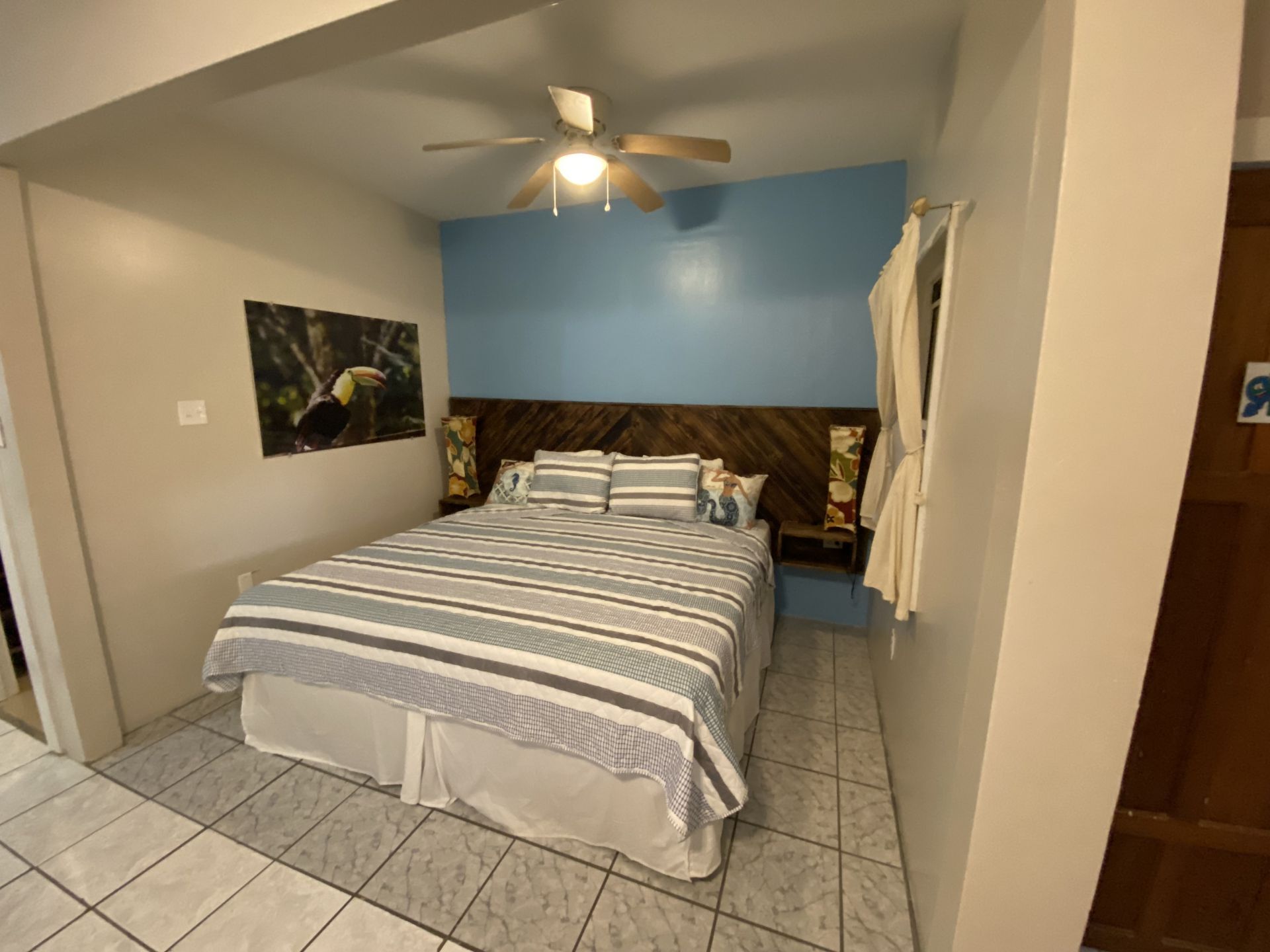 Accommodations | Mariposa Lodge | West End, Bay Islands