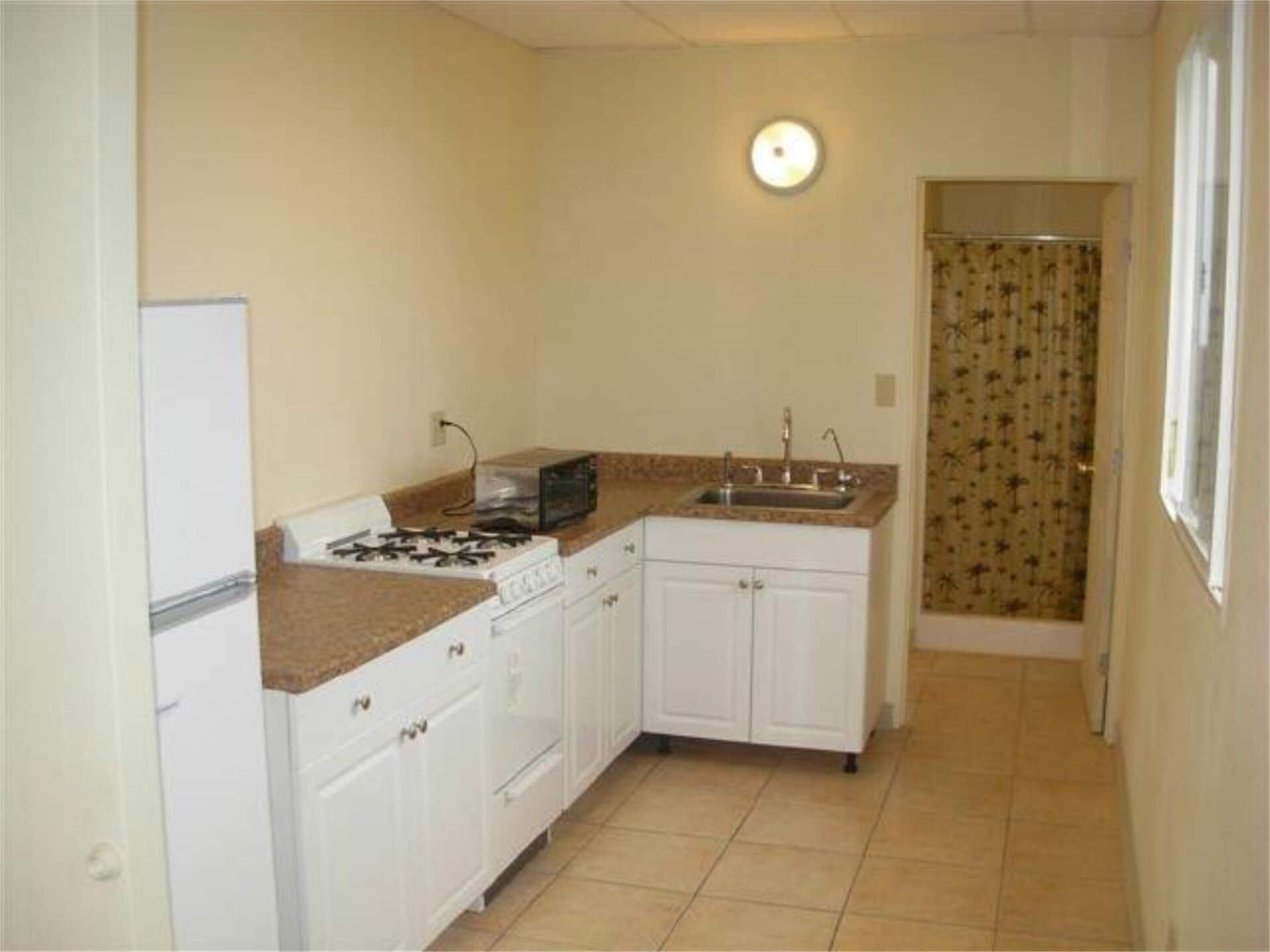 Allison Shipping Containers: Hawaii Cargo Containers for Sale