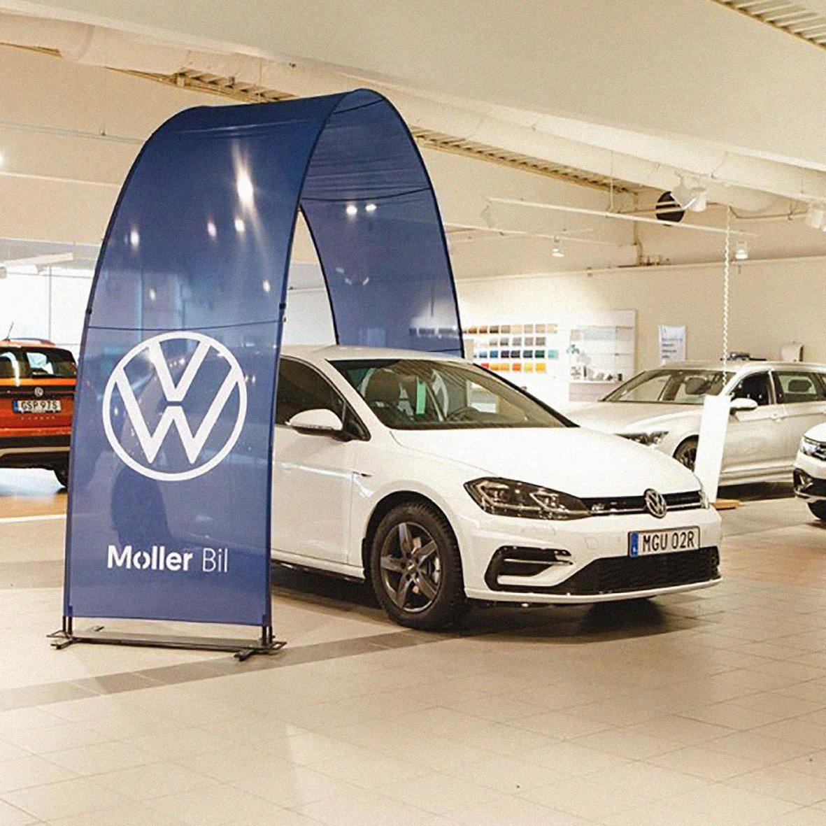 Bannerbow Portable Arch Display - Indoor and Outdoor