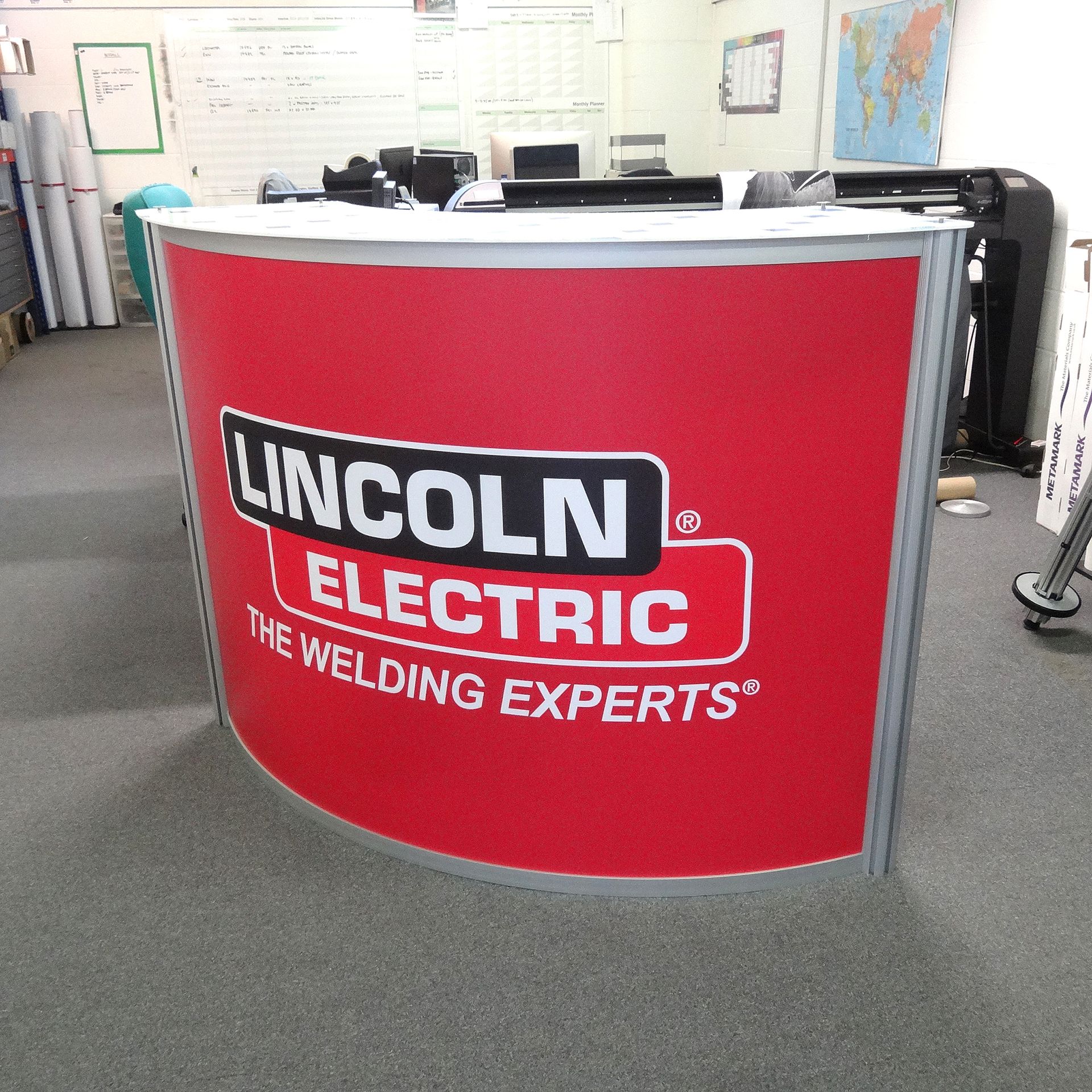 Premium Curved Counter - Crafted from high quality materials