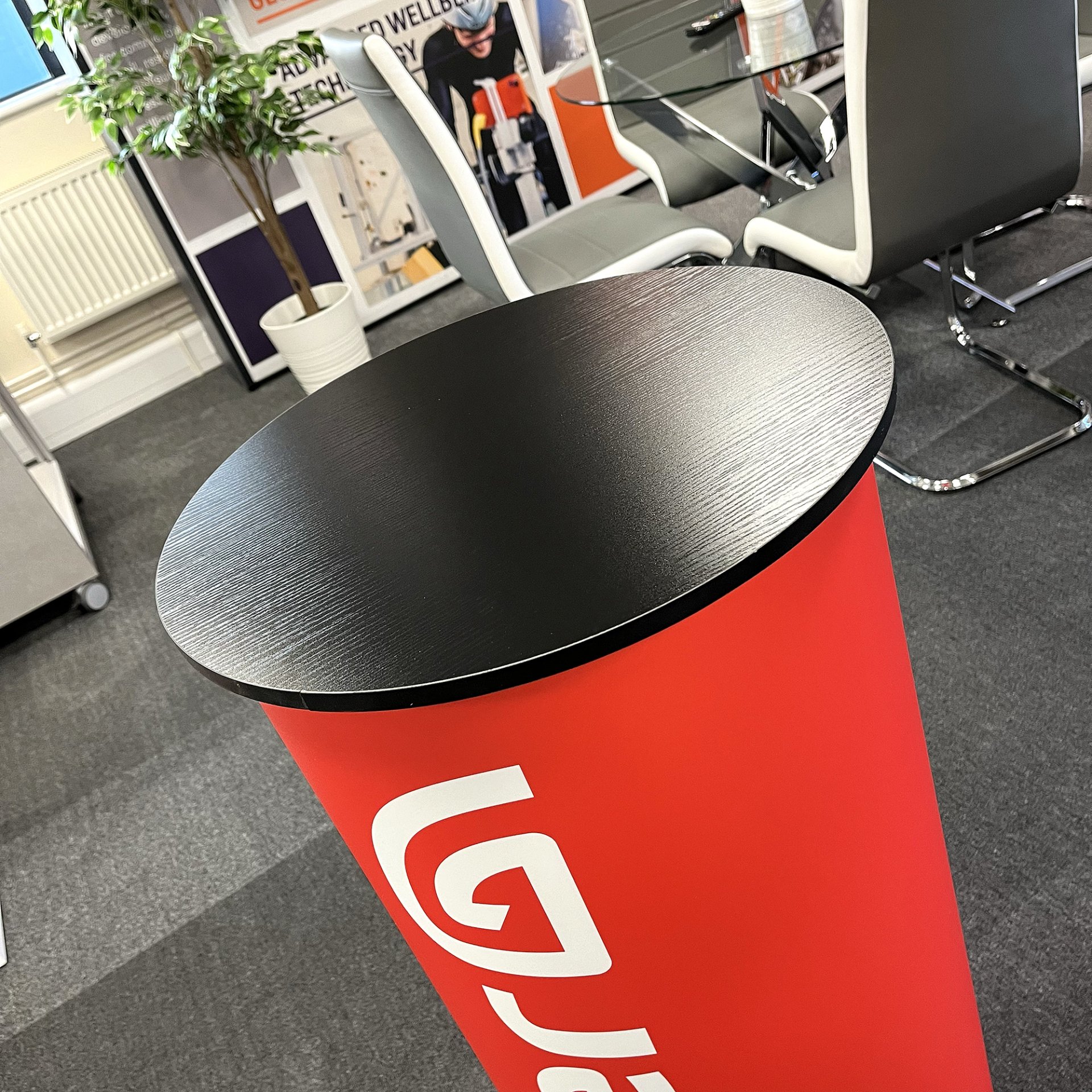 Basic Round Plinths - With Reversible Counter Tops