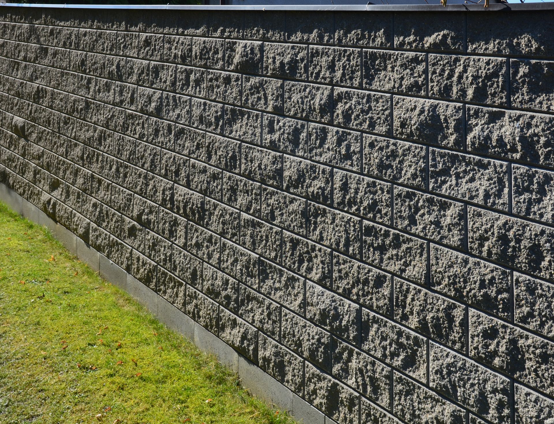 Retaining Wall Options to Build And When Each Is Best
