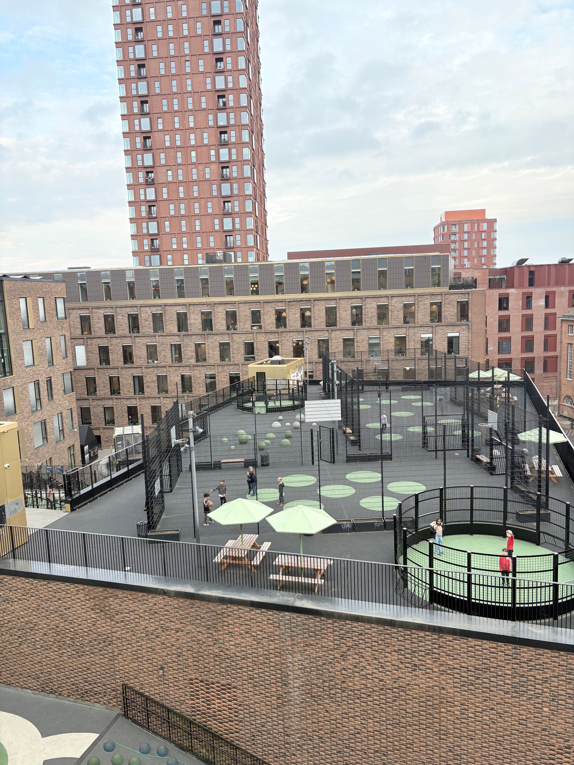 Building Bridges Between European Schools