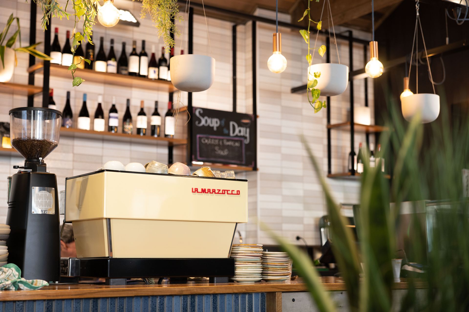 DINE & DRINK | THE MANLY CLUB ON GILBERT PARK