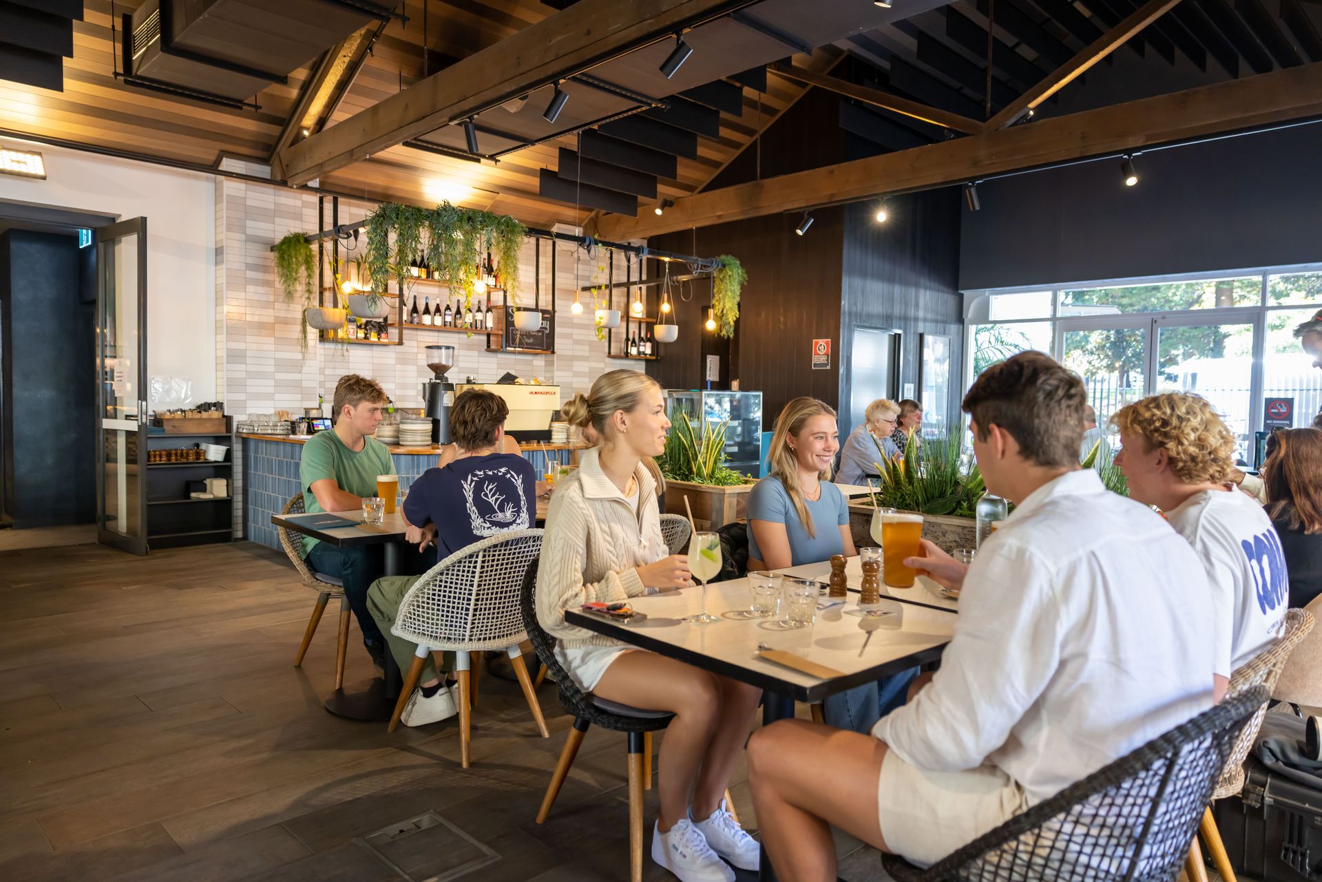 DINE & DRINK | THE MANLY CLUB ON GILBERT PARK