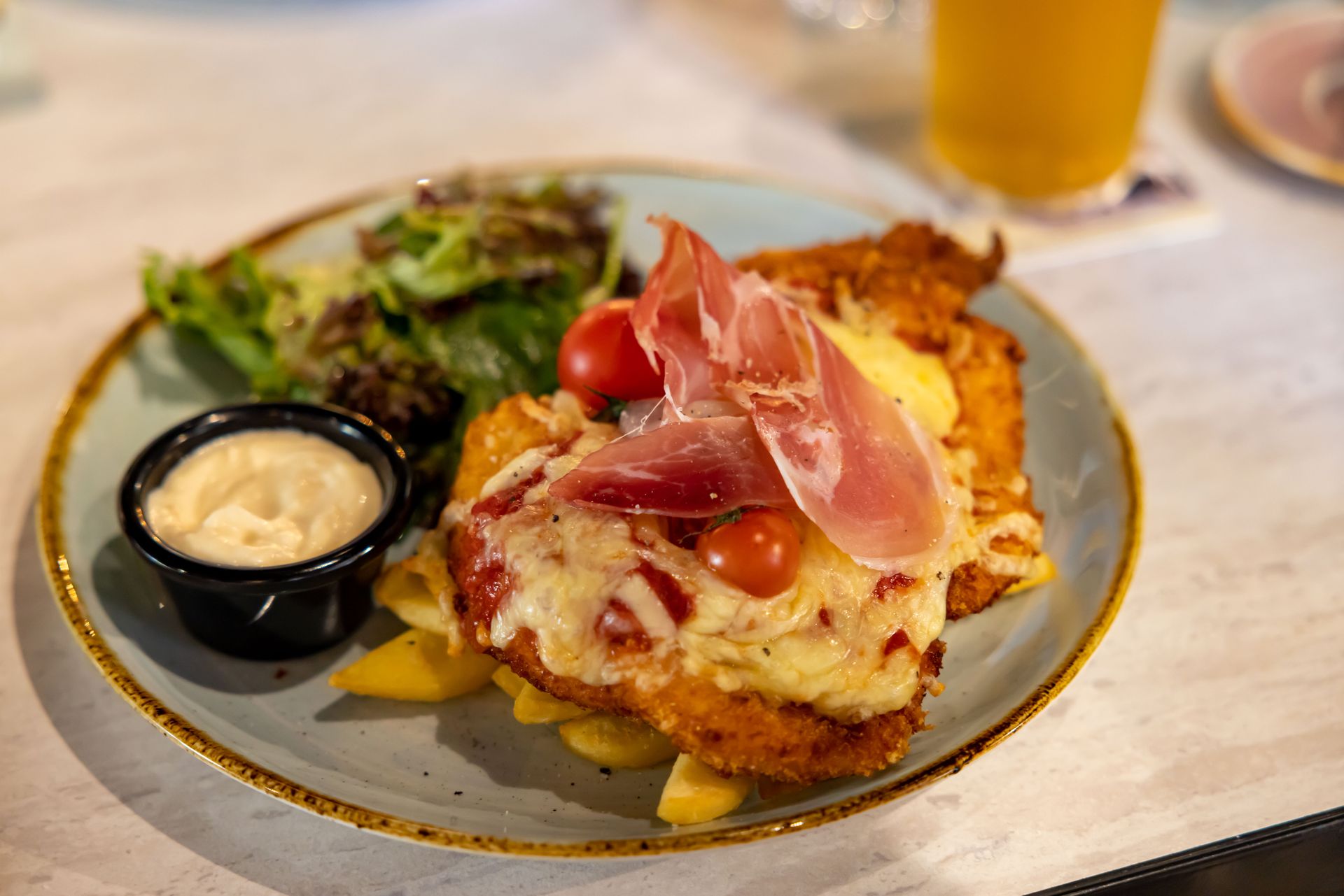 DINE & DRINK | THE MANLY CLUB ON GILBERT PARK