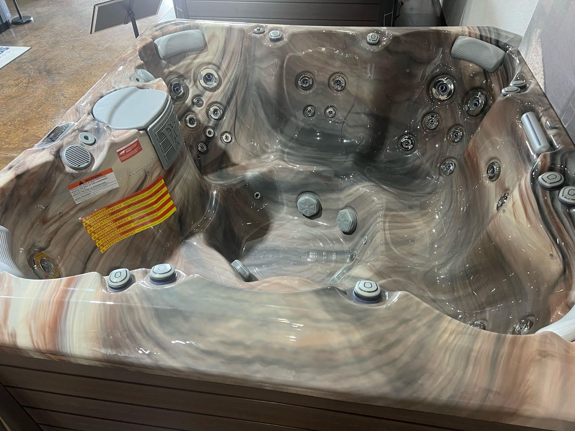 Luxury Hot Tubs & Spas | Centennial, CO | Wellis Hot Tubs