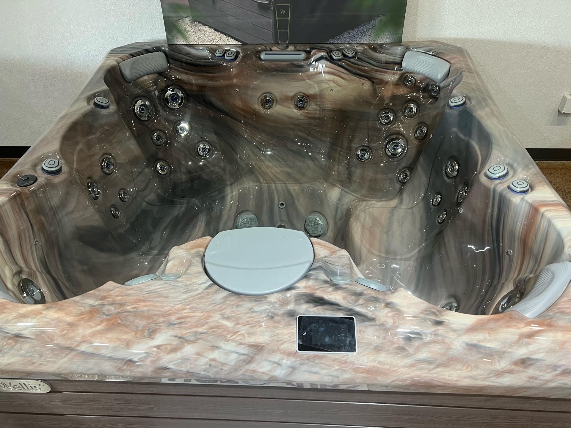 Luxury Hot Tubs & Spas | Centennial, CO | Wellis Hot Tubs