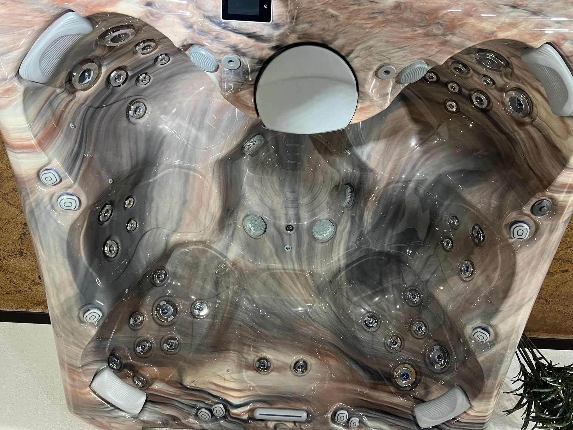 Luxury Hot Tubs & Spas | Centennial, CO | Wellis Hot Tubs