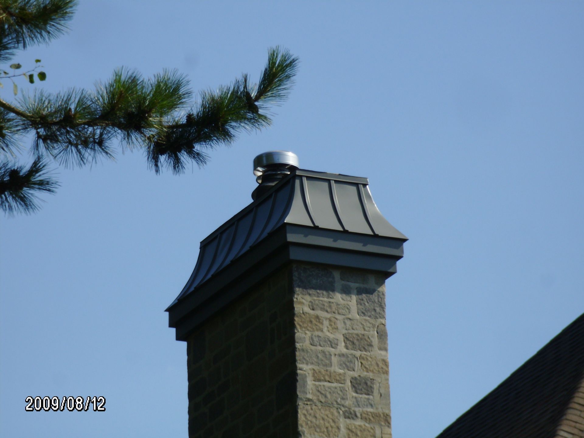 Cap et recouvrement de cheminée | Ferblanterie R. Martin