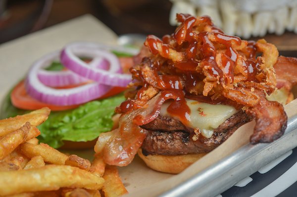 Live Country Club in Tucson AZ | The Maverick