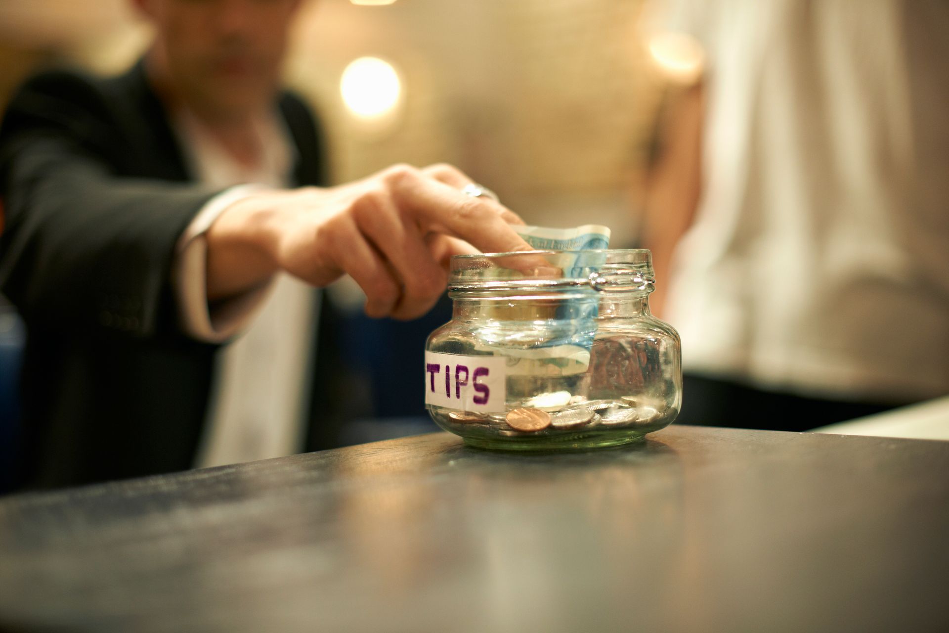 2025 Restaurant Tipping Trends & How to Navigate