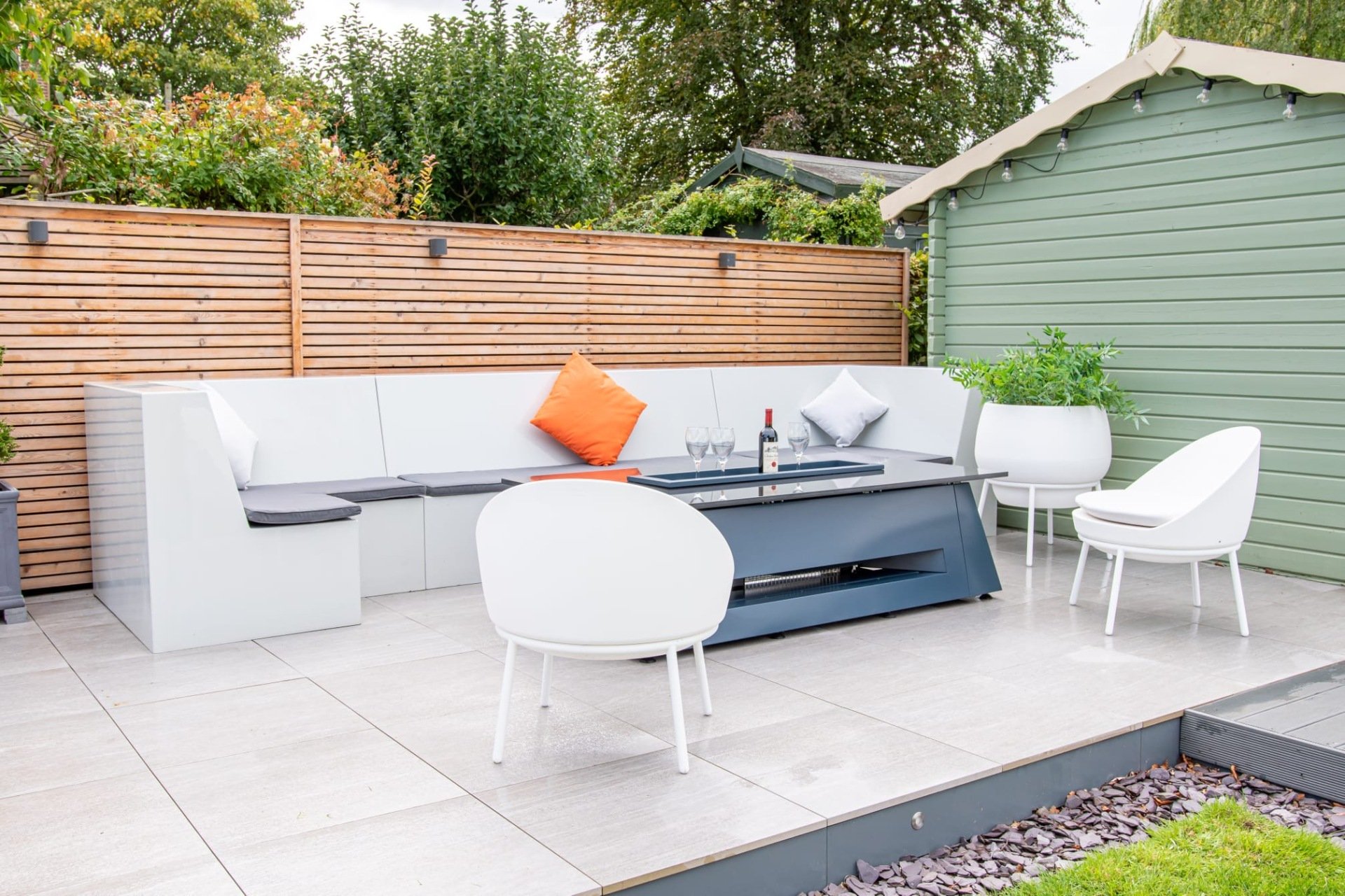 Uni-qa Linear Bench Seating | Luxurious Outdoor Seating with a Modern Twist