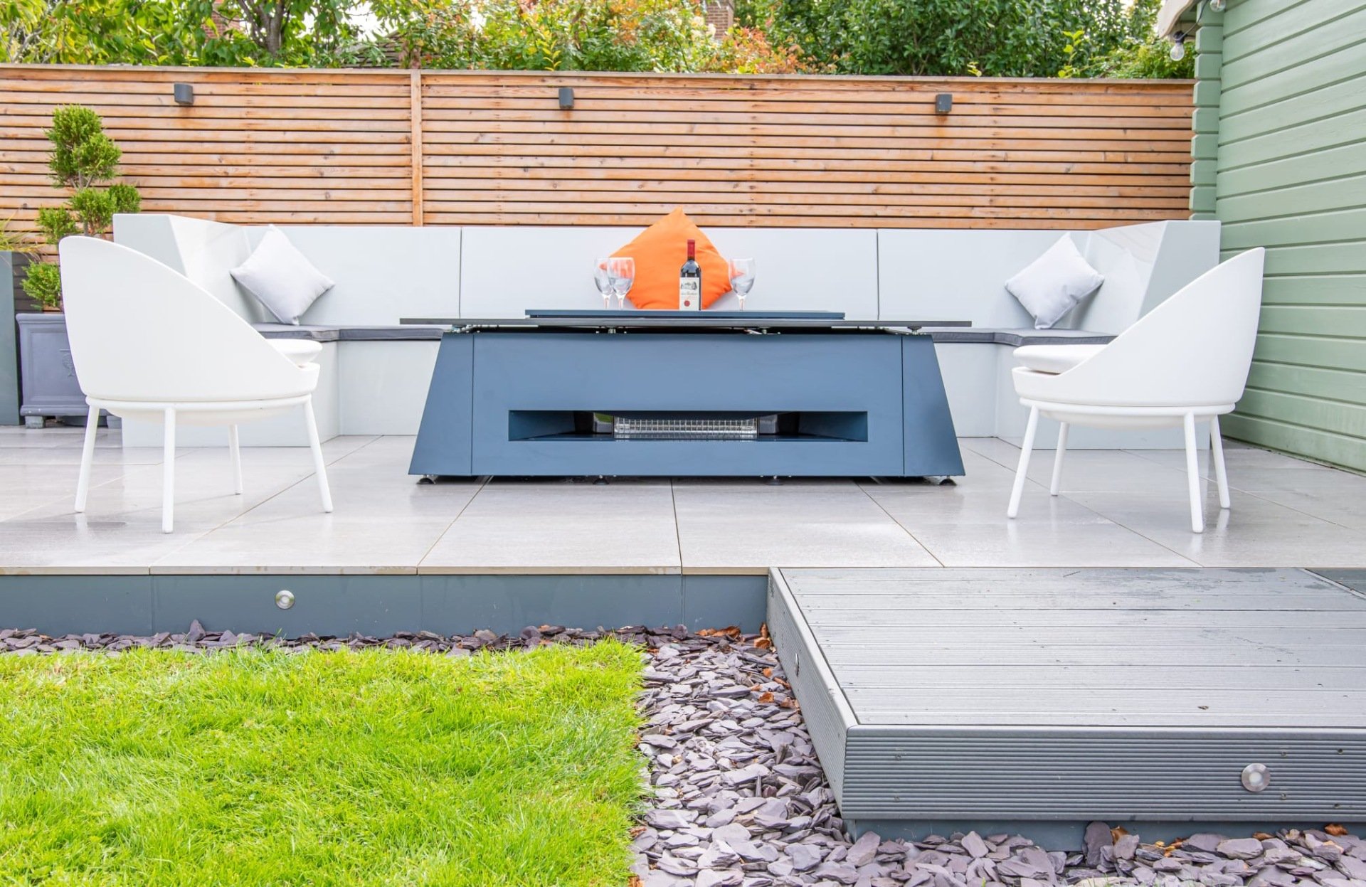 Uni-qa Linear Bench Seating | Luxurious Outdoor Seating with a Modern Twist