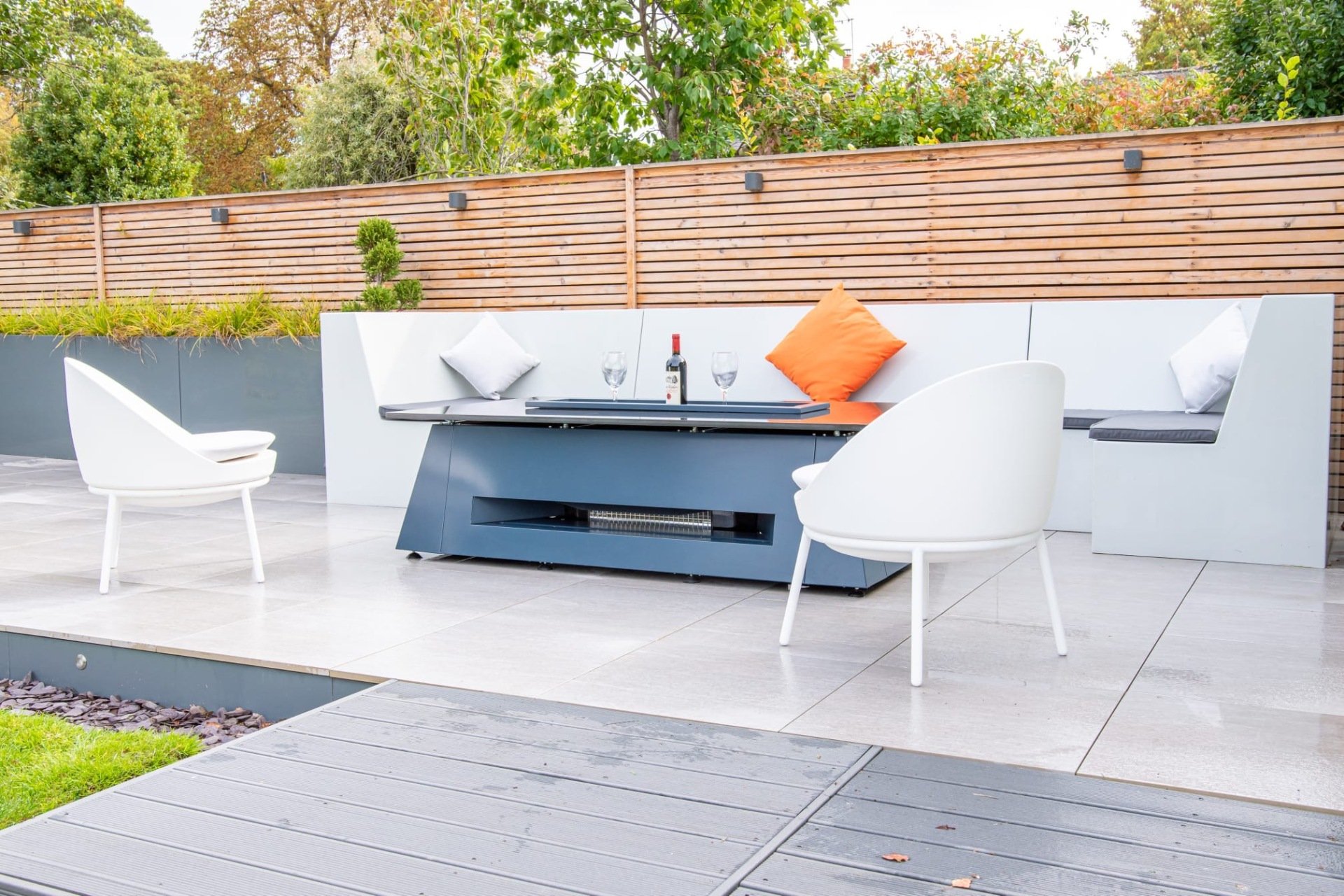 Uni-qa Linear Bench Seating | Luxurious Outdoor Seating with a Modern Twist