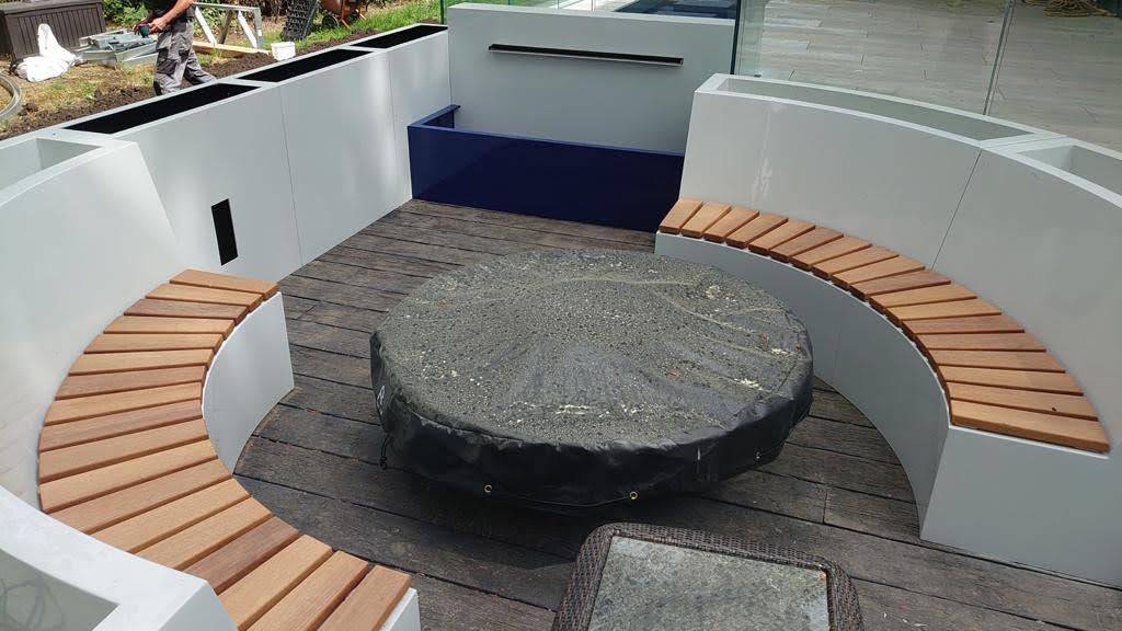 Uni-qa Curved Seating | Bring People Together with Modern Design