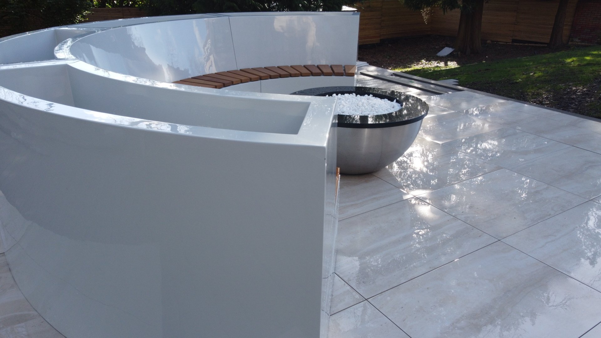 Uni-qa Curved Seating | Bring People Together with Modern Design