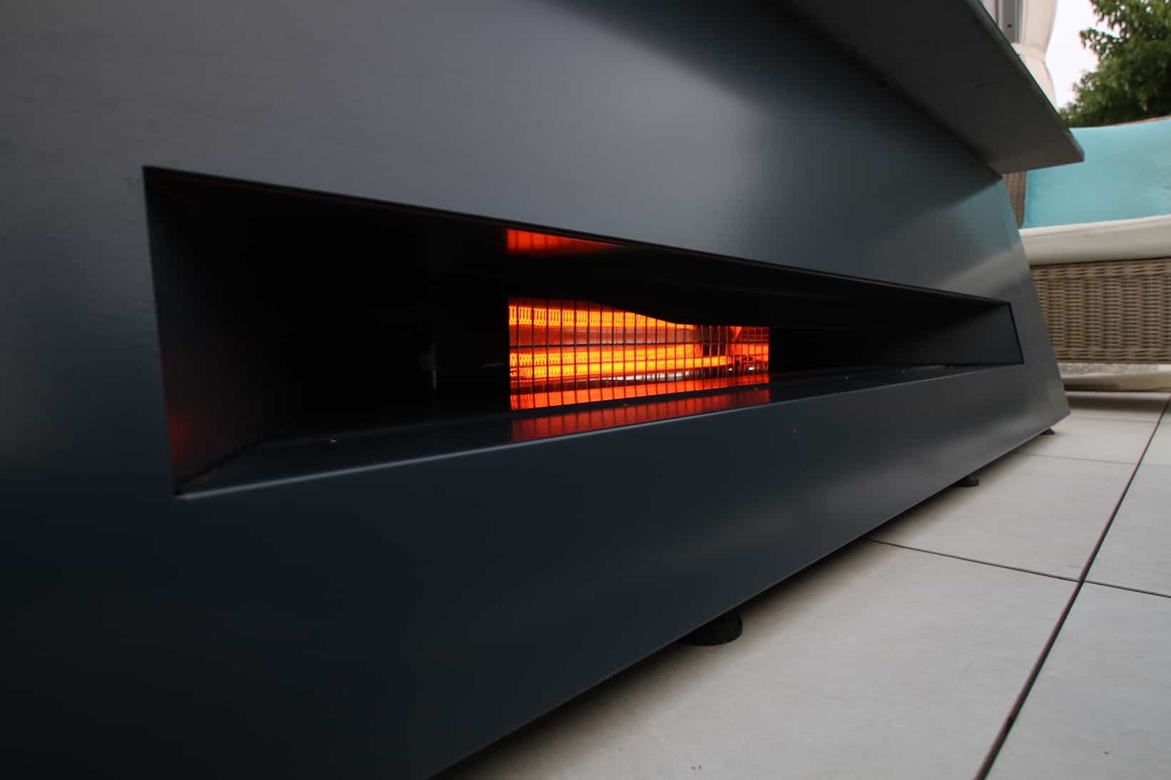 Uni-qa's Diablo Heated Table | The Ultimate Outdoor Heating Solution