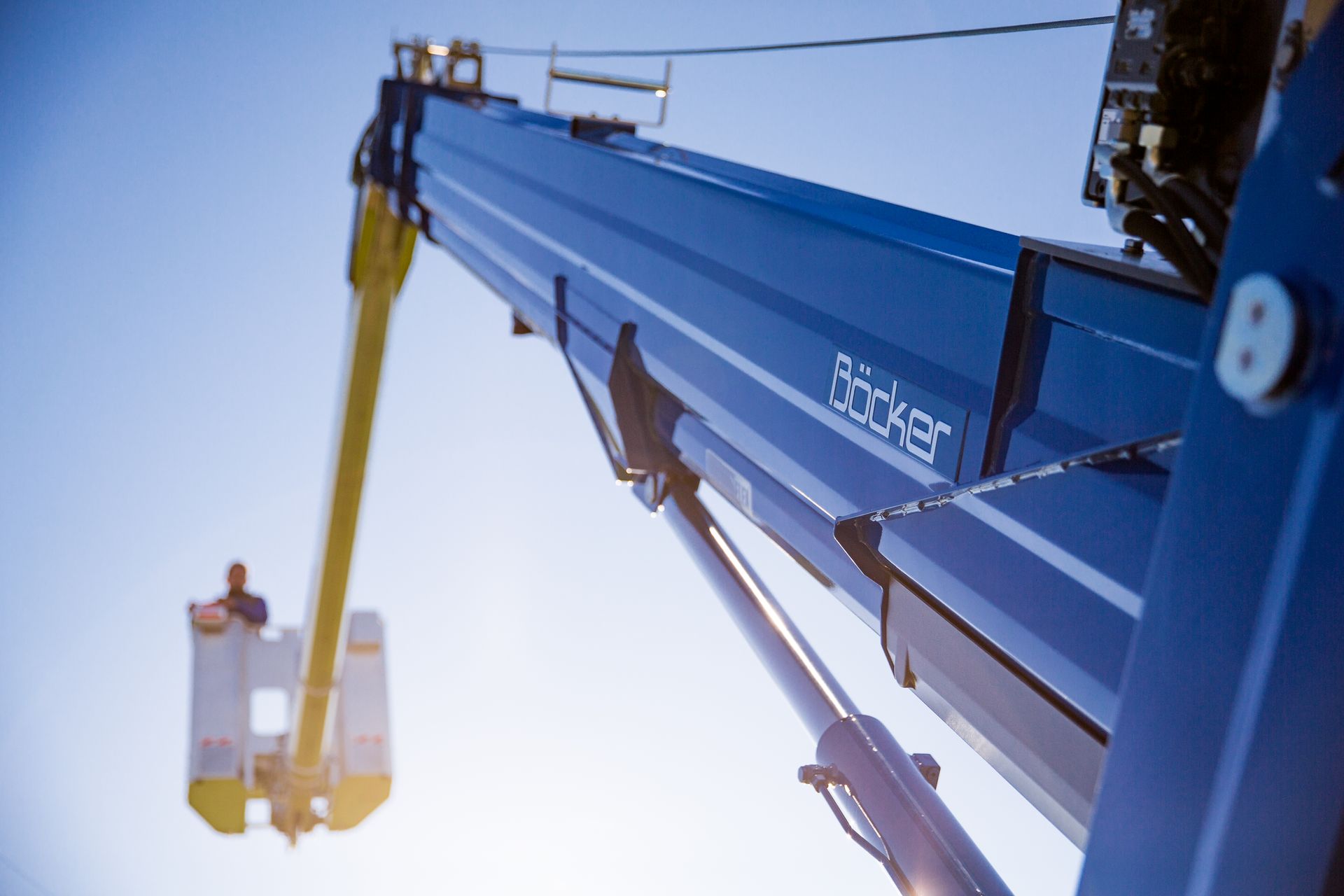 Trailer Crane Photo Gallery | Böcker Cranes in Action | Innovativ Hoisting
