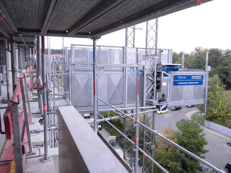 Böcker Construction Lifts Gallery – View Equipment in Action ...