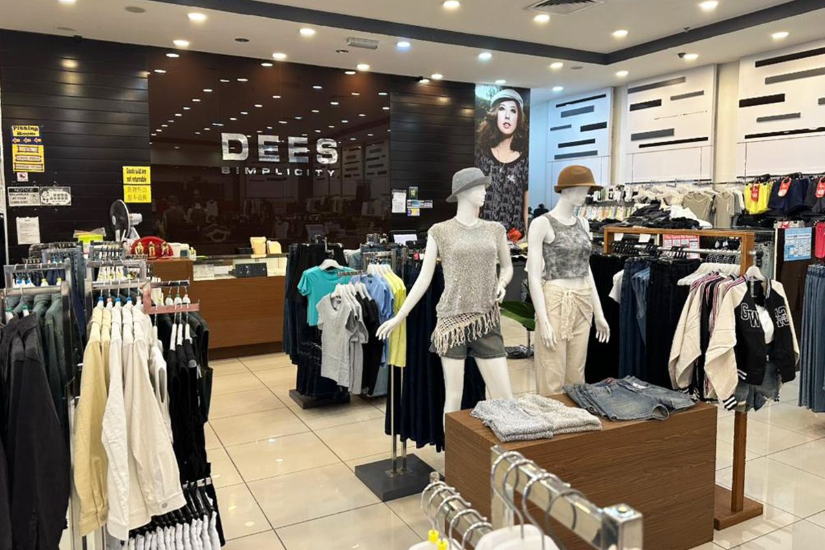 Locate DEES Store