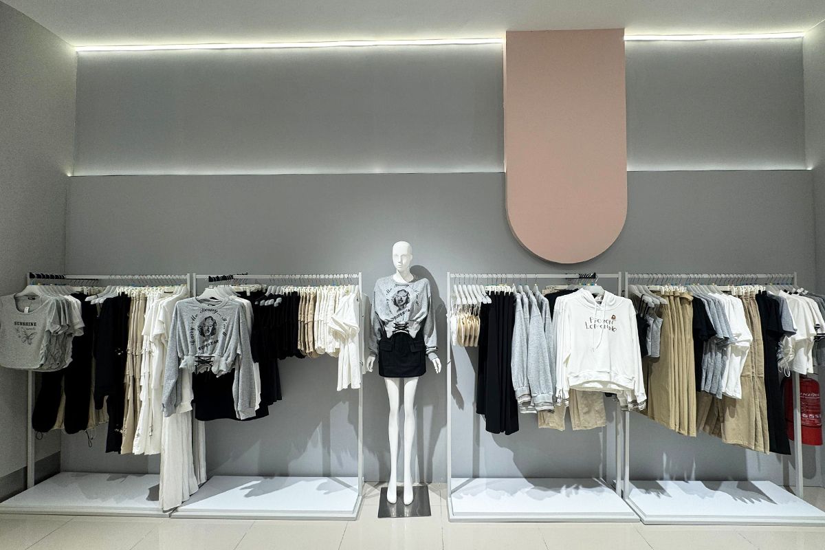 Locate DEES Store