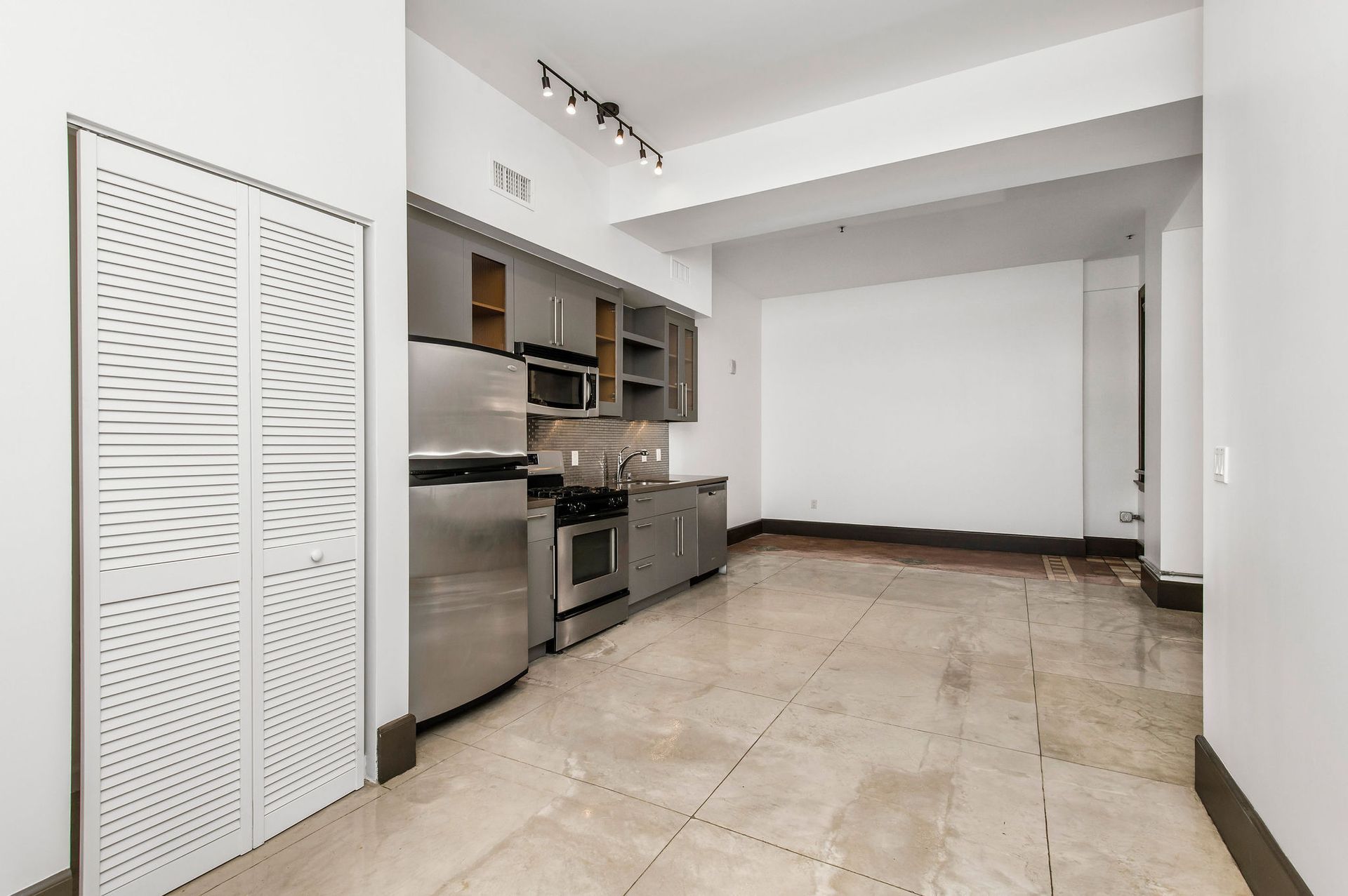 The Chapman Flats for Luxurious Living in Downtown LA