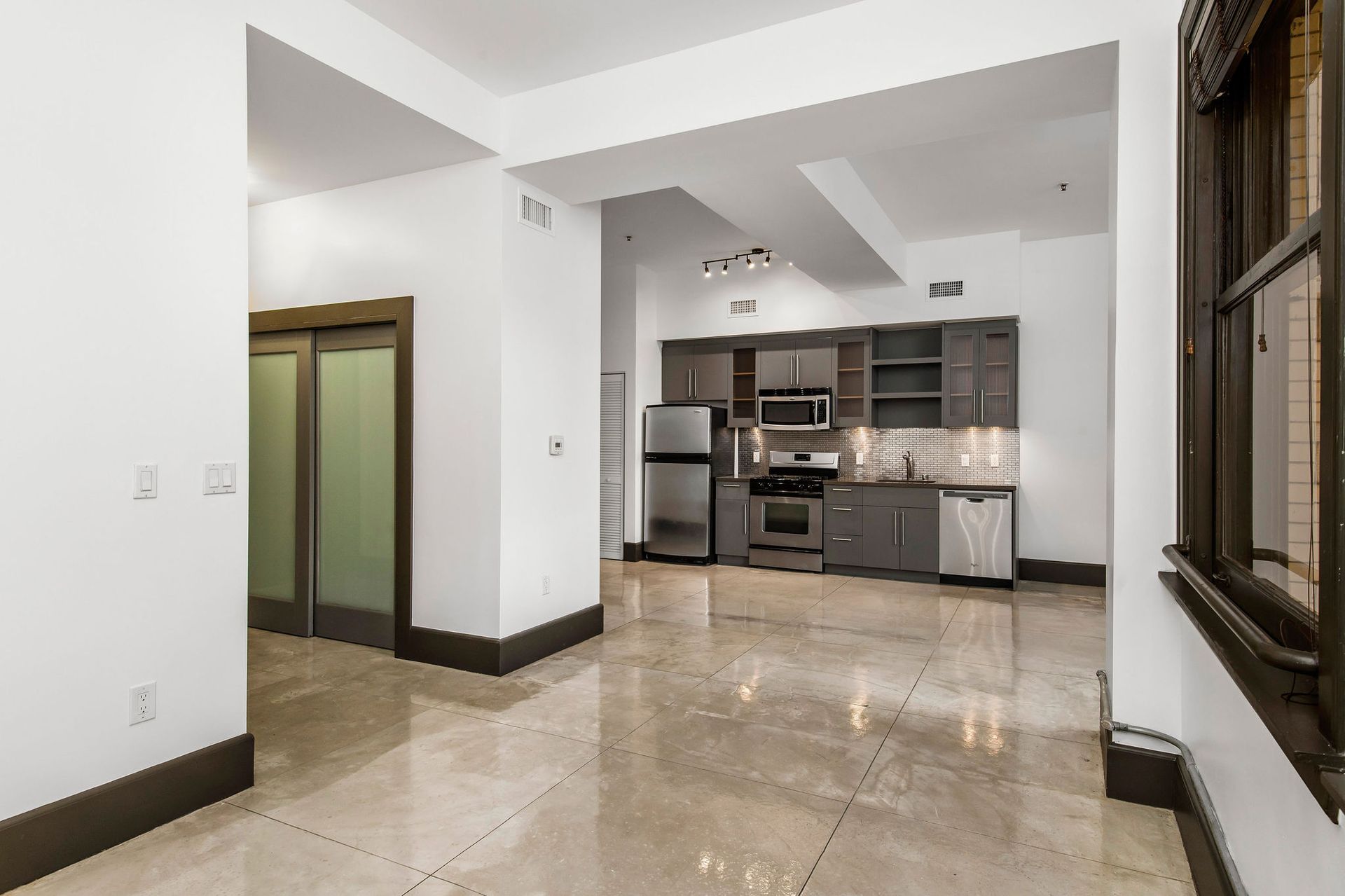 The Chapman Flats for Luxurious Living in Downtown LA