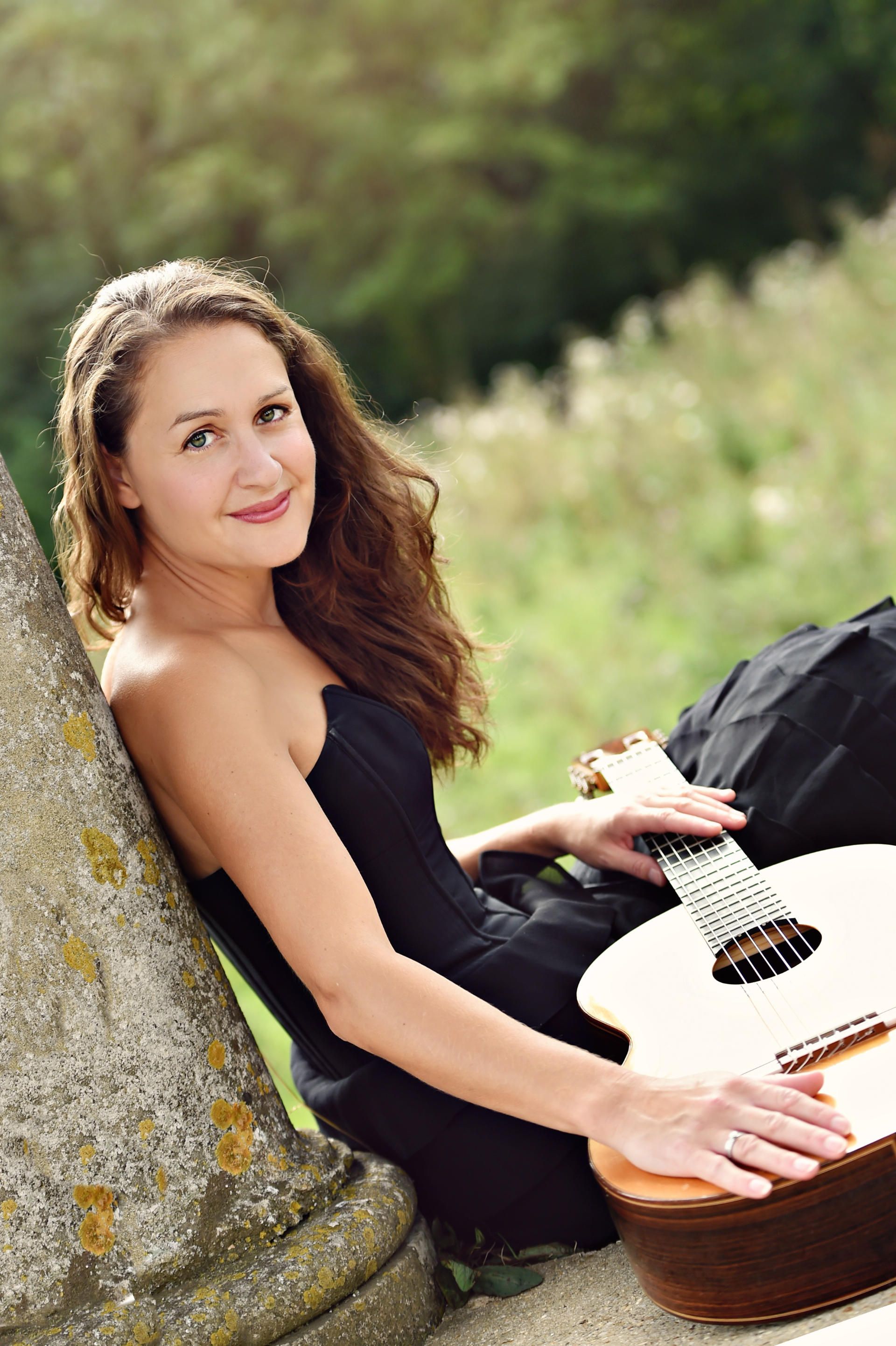 Amanda Cook | Classical Guitarist