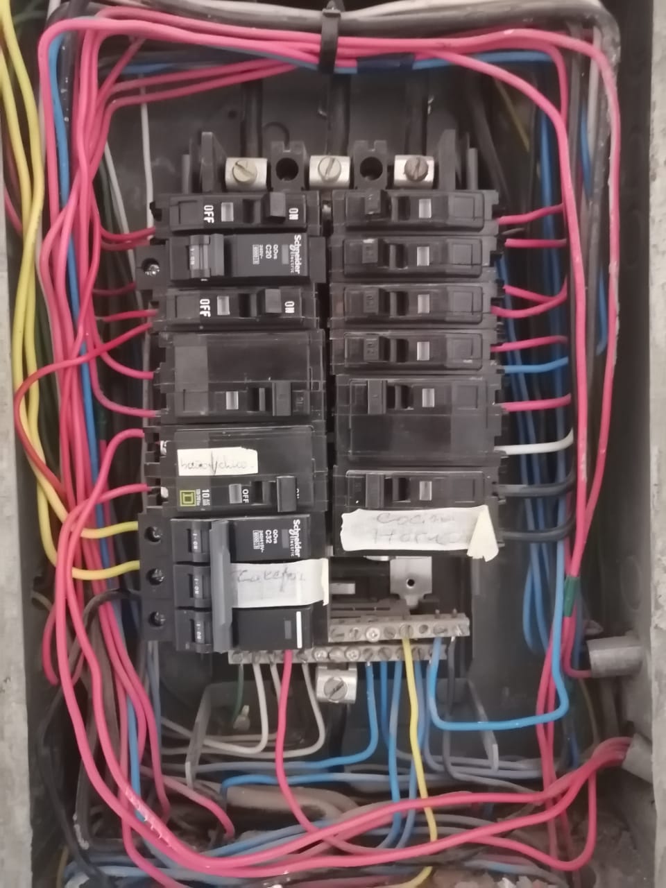 ELECTROTEC A.Q- Líderes en electricidad en Quito