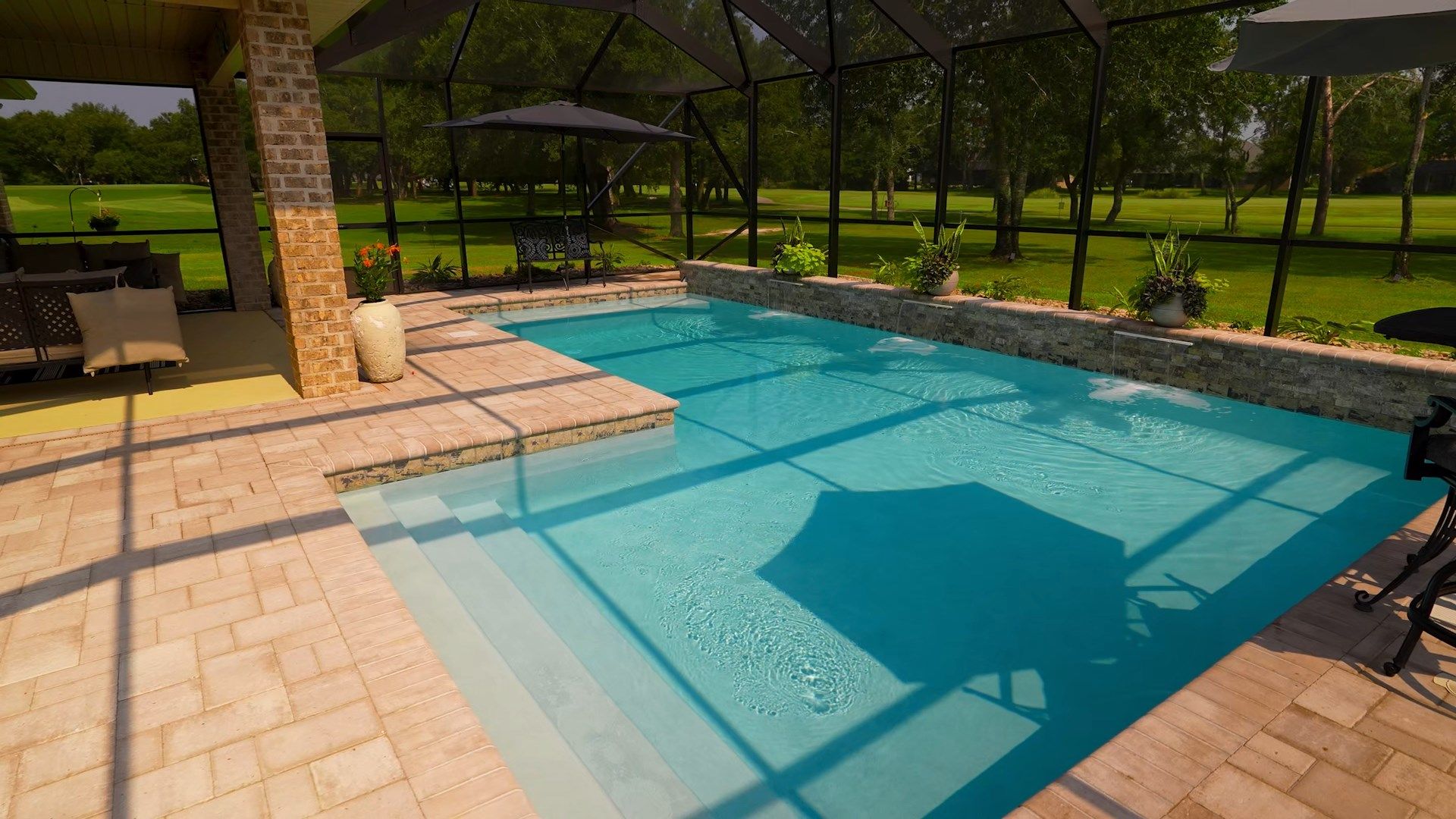 Neway Pools | Custom Pool Builder & Swimming Pool Contractor